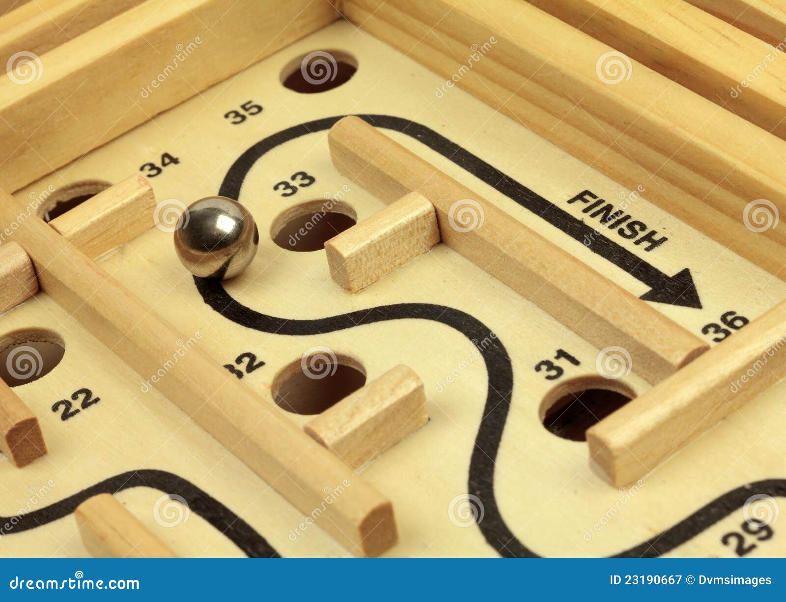 Juego del laberinto imagen de archivo. Imagen de manera - 23190667