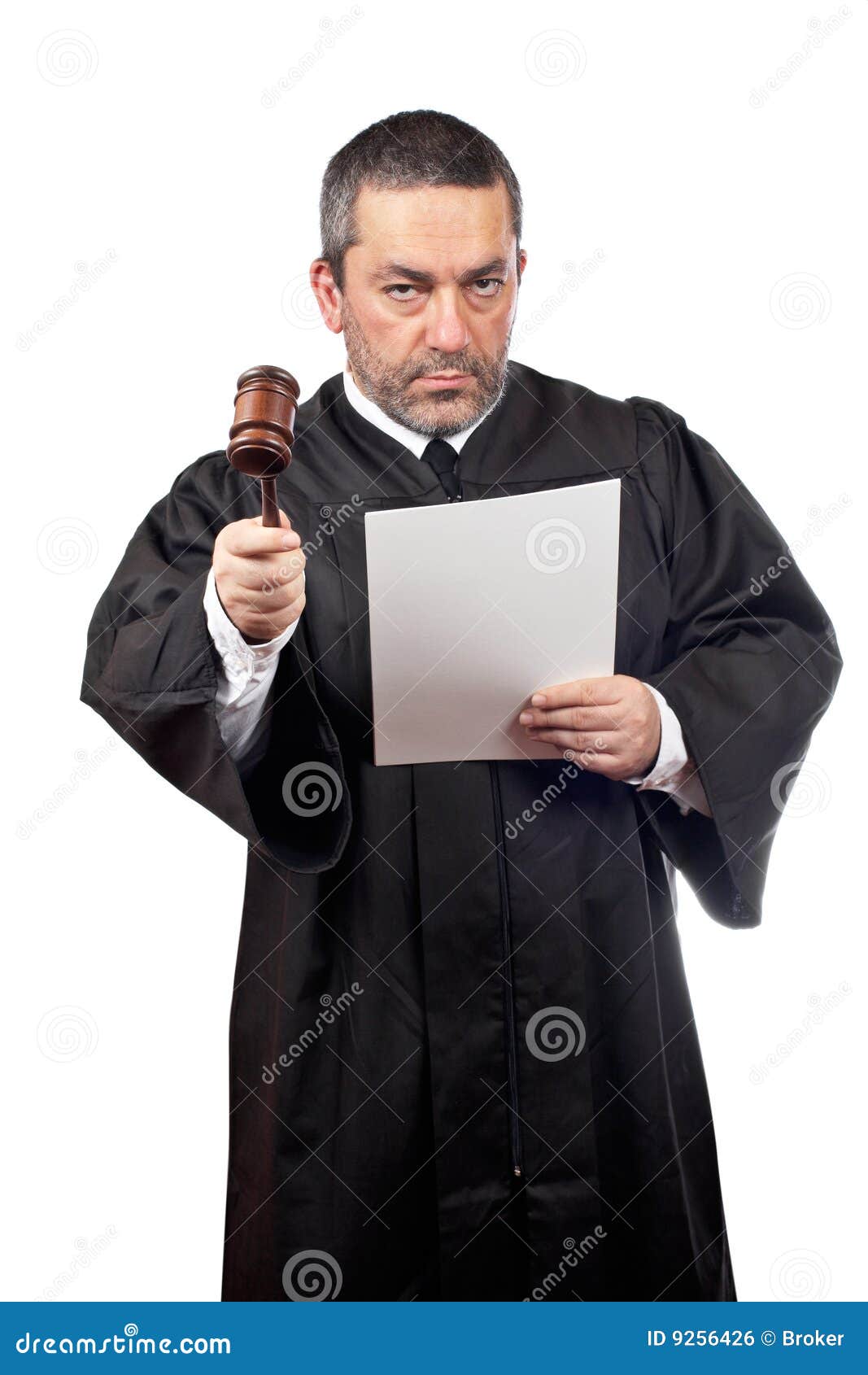 Juez que lee una sentencia foto de archivo. Imagen de culpable - 9256426