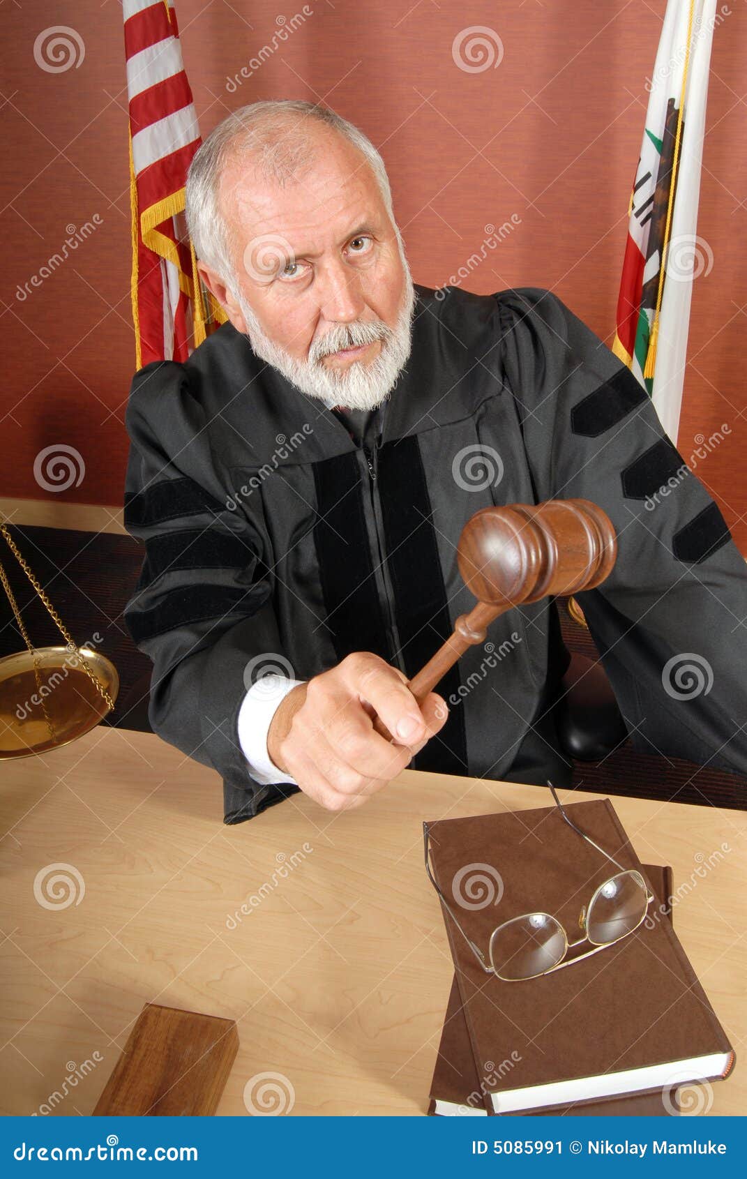 Juez severo imagen de archivo. Imagen de retrato, distinguido - 5085991