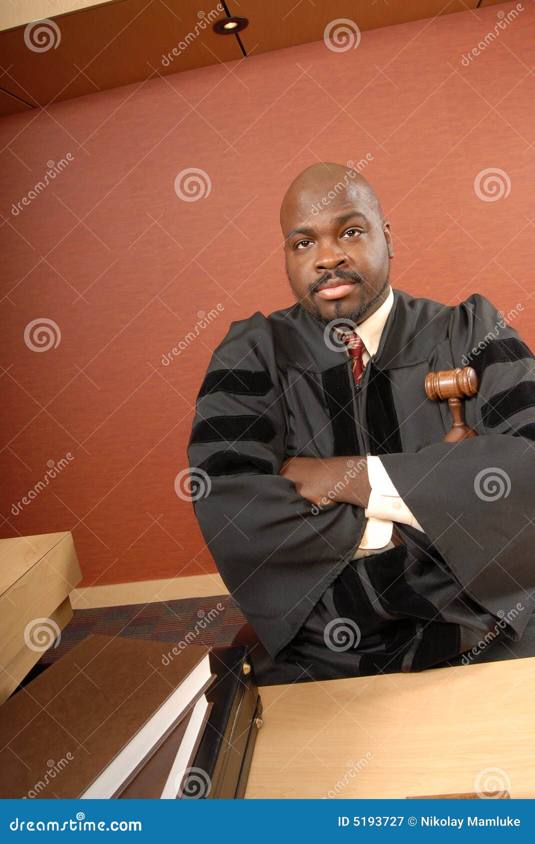 Juez severo imagen de archivo. Imagen de justicia, sistema - 5193727