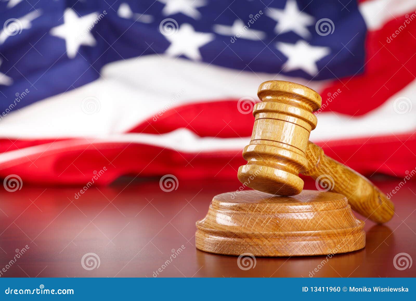 Juge Le Marteau Avec L'indicateur Photo stock - Image du marteau ...