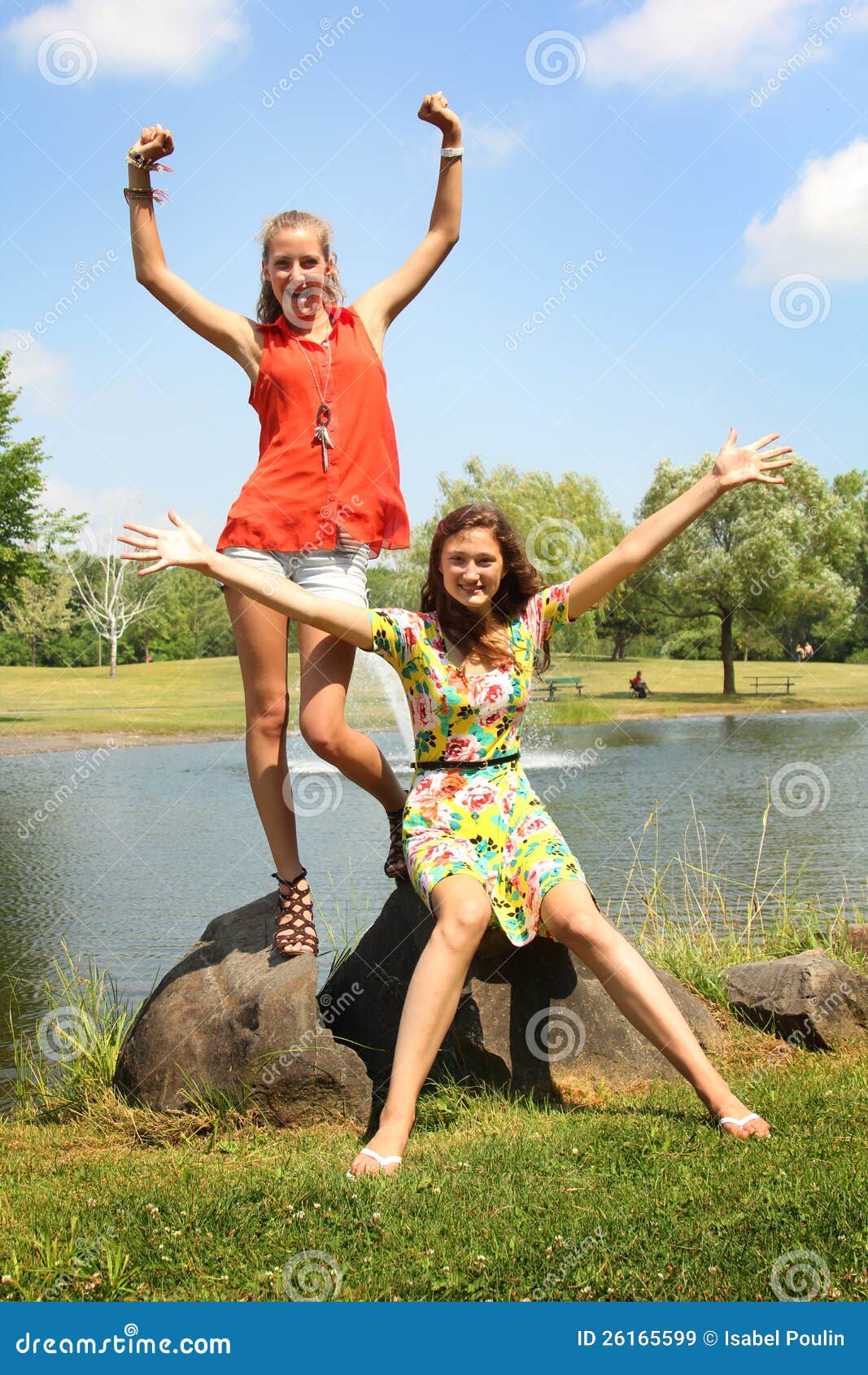 Jugendlich in einem Park stockbild. Bild von lachen, jung - 26165599
