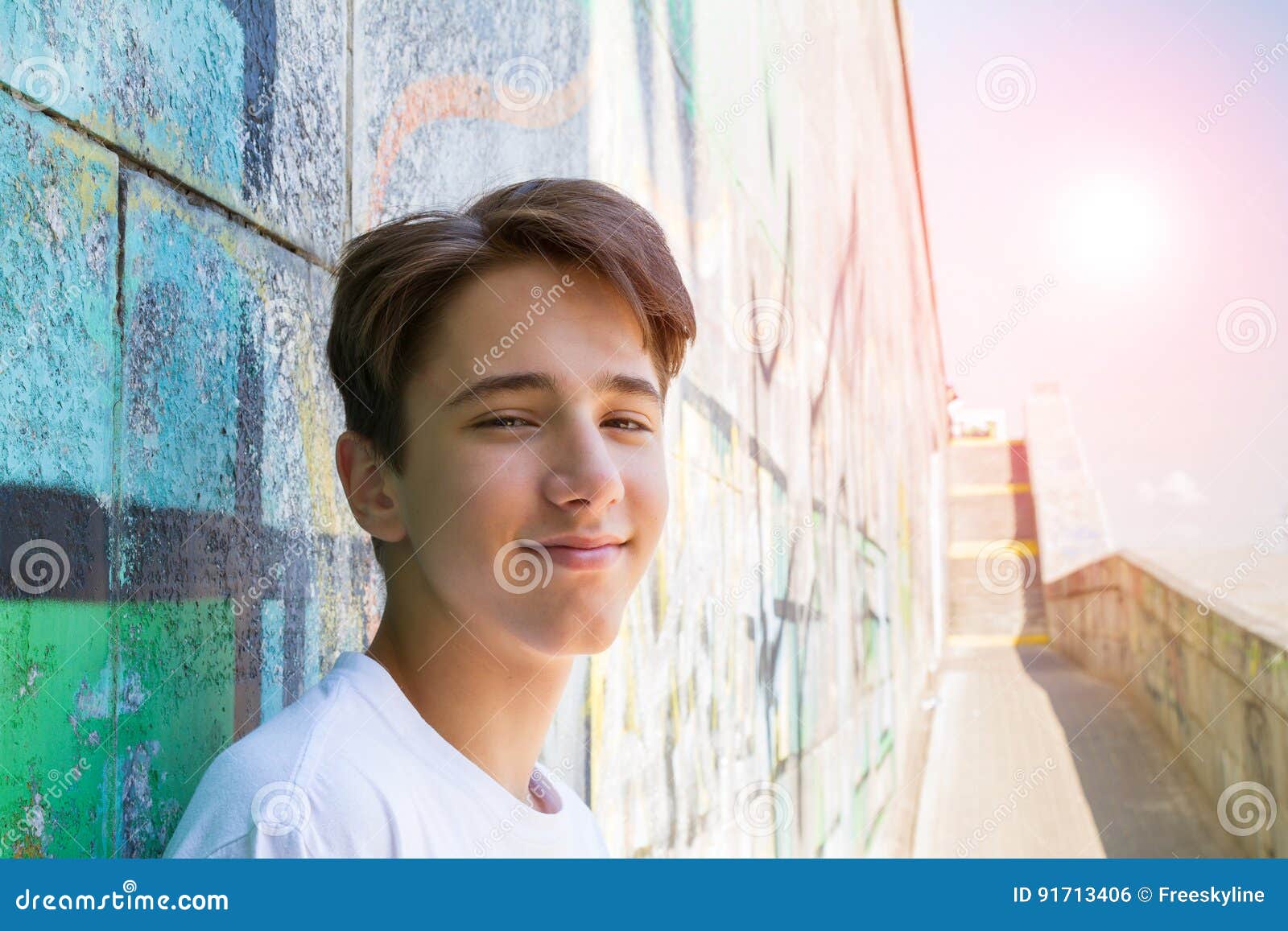 Jugendlich Junge Im Blauen Hemd Stockfoto - Bild von kaukasisch, mann ...