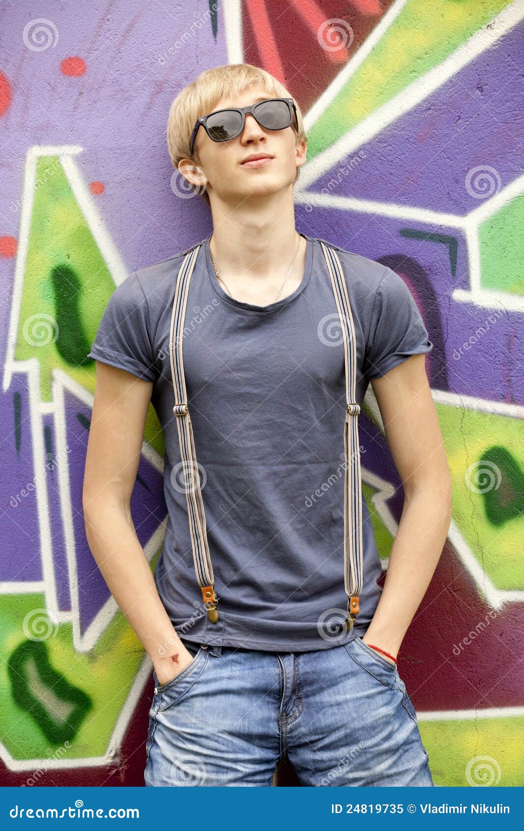 Jugendlich Junge Mit in Sonnenbrillen Stockbild - Bild von schwarzes ...