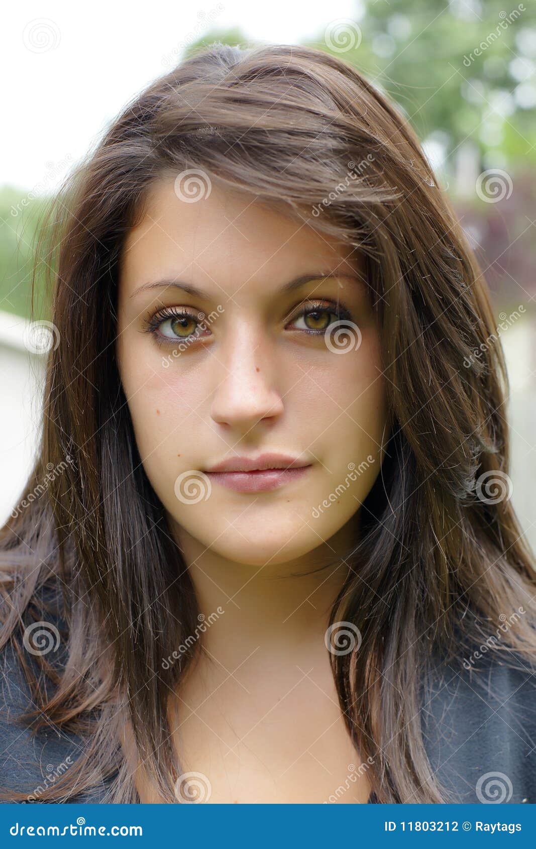 Jugendlich Portrait stockfoto. Bild von blick, draussen - 11803212