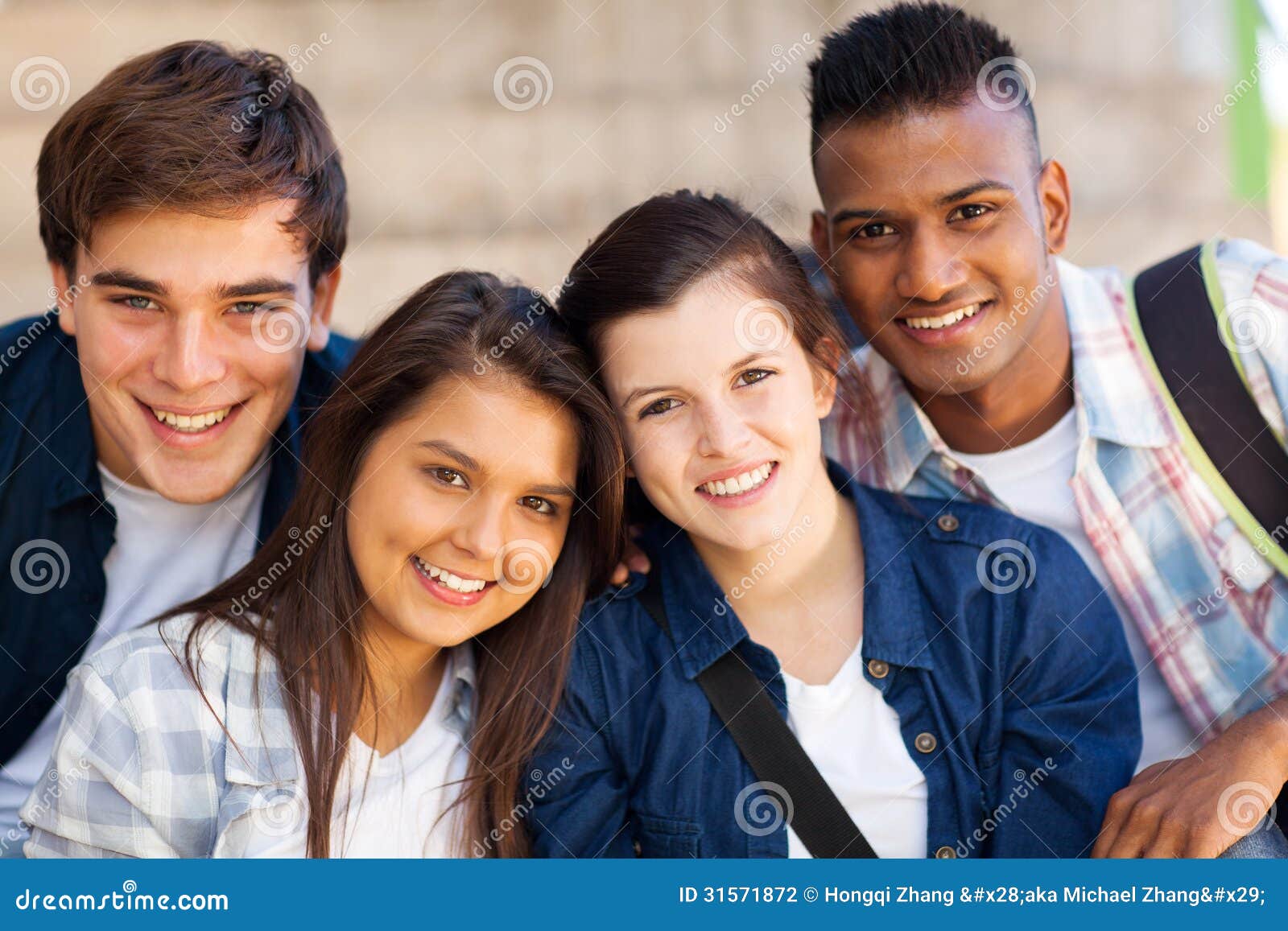 Jugendlich Studenten Der Gruppe Stockfoto - Bild von stattlich, jungen ...