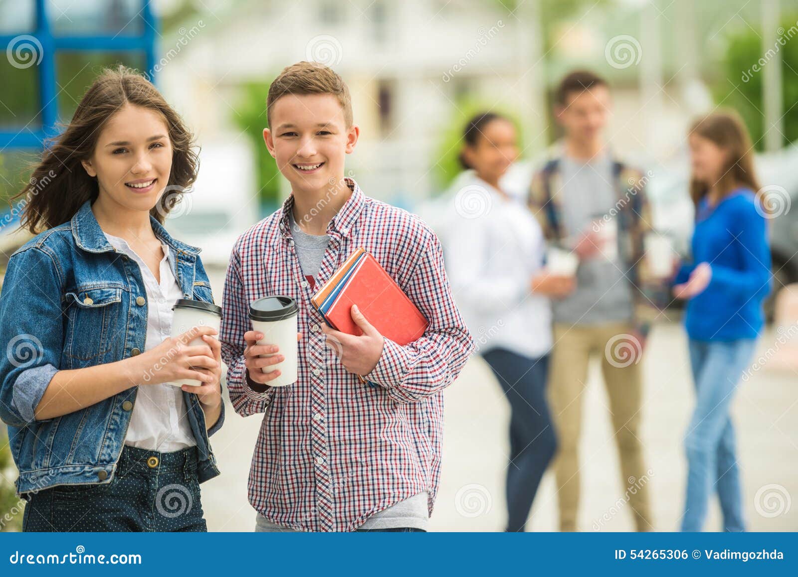 Jugendliche stockfoto. Bild von hochschule, glücklich - 54265306