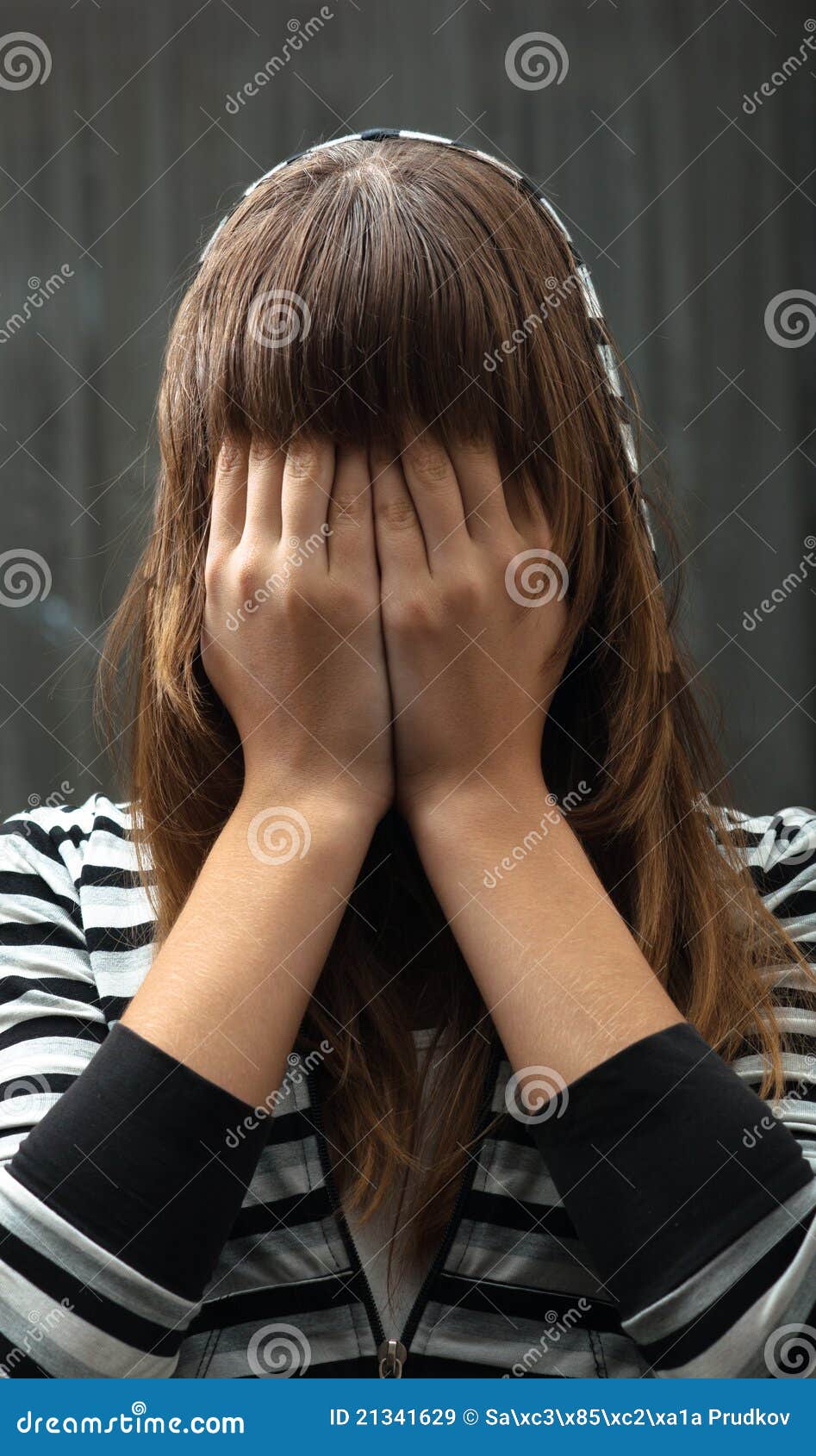 Jugendliche in der Furcht stockbild. Bild von furcht - 21341629