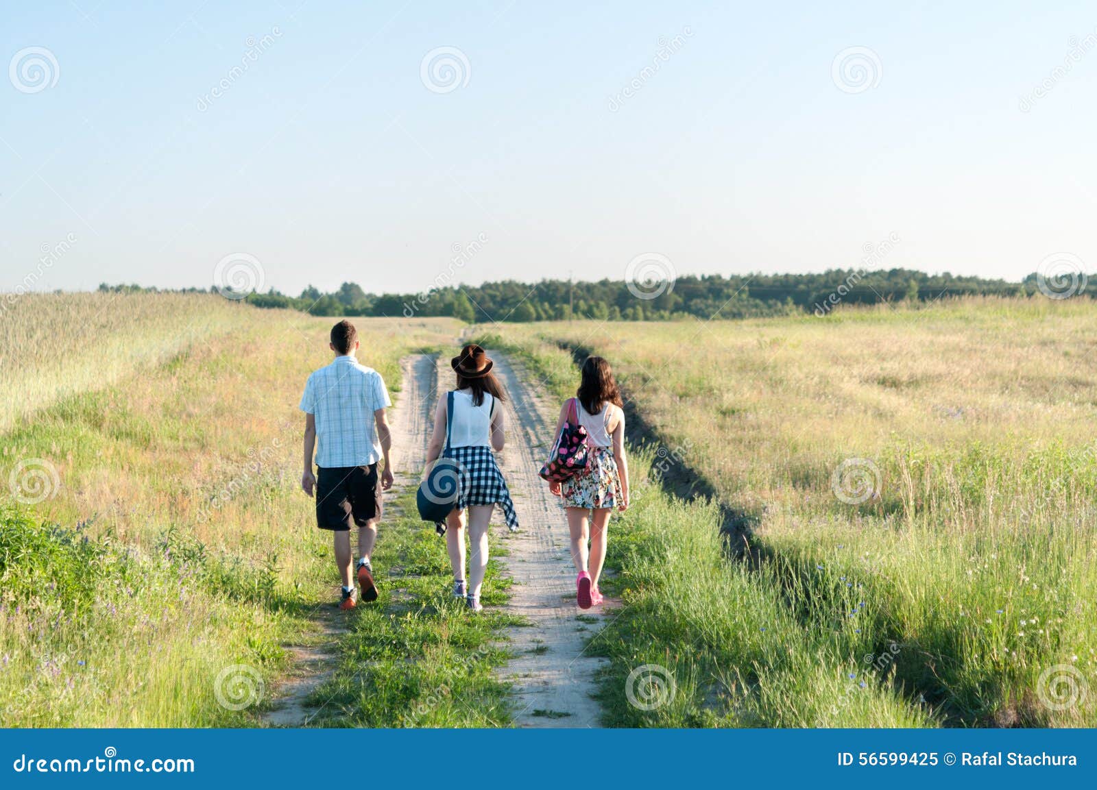 Jugendliche, die weg gehen stockbild. Bild von jugendlicher - 56599425
