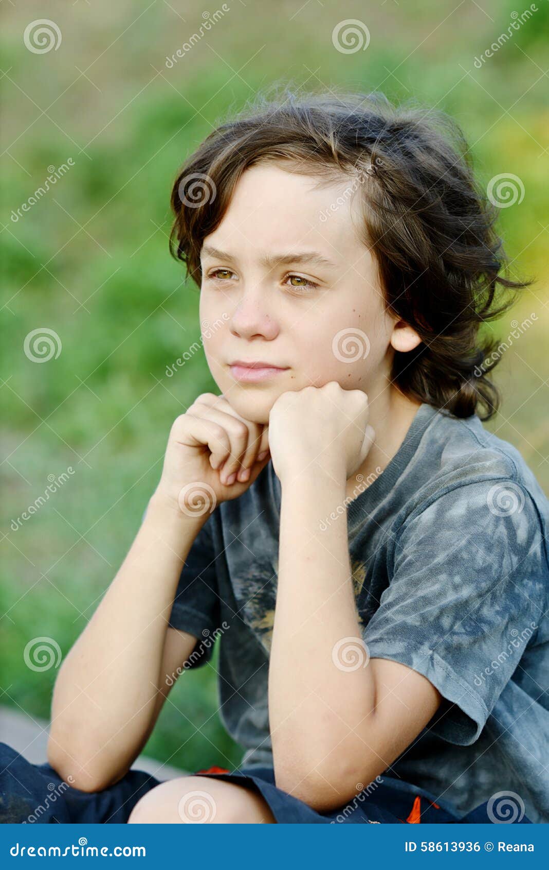 Jugendlicher Junge stockfoto. Bild von auge, beiläufig - 58613936