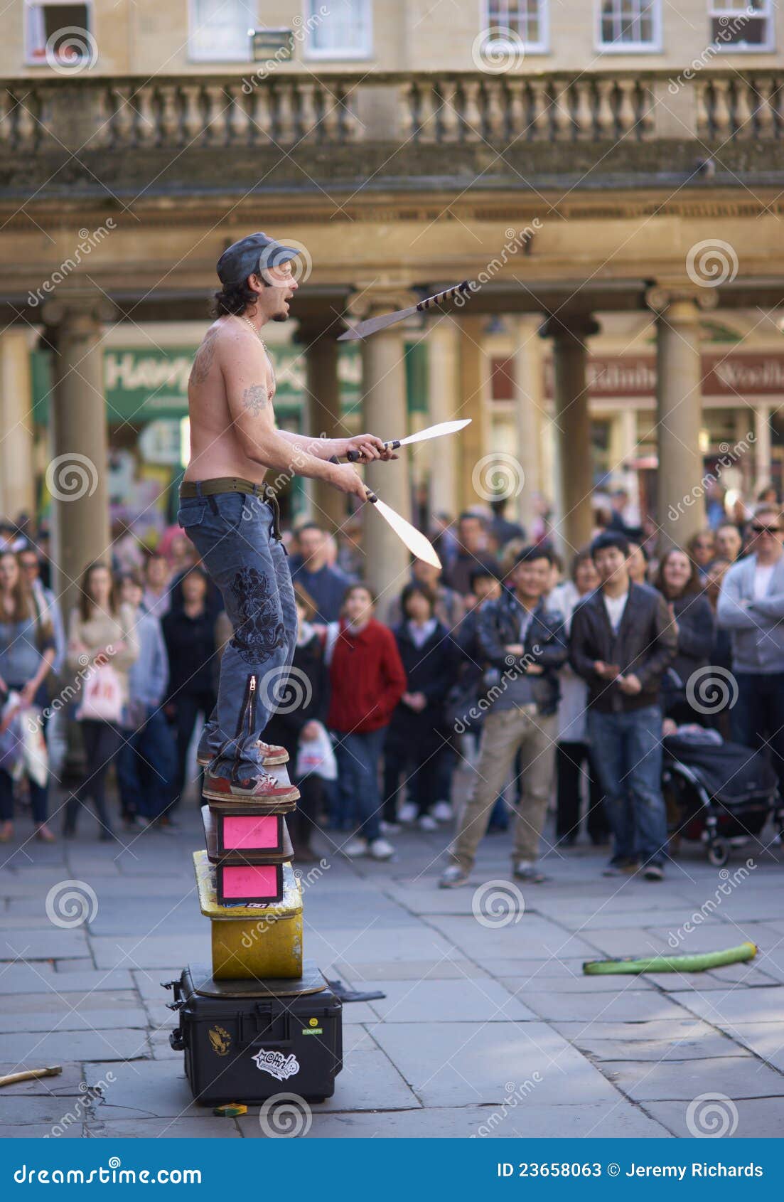Juggler editorial stock photo. Image of entertain, somerset - 23658063