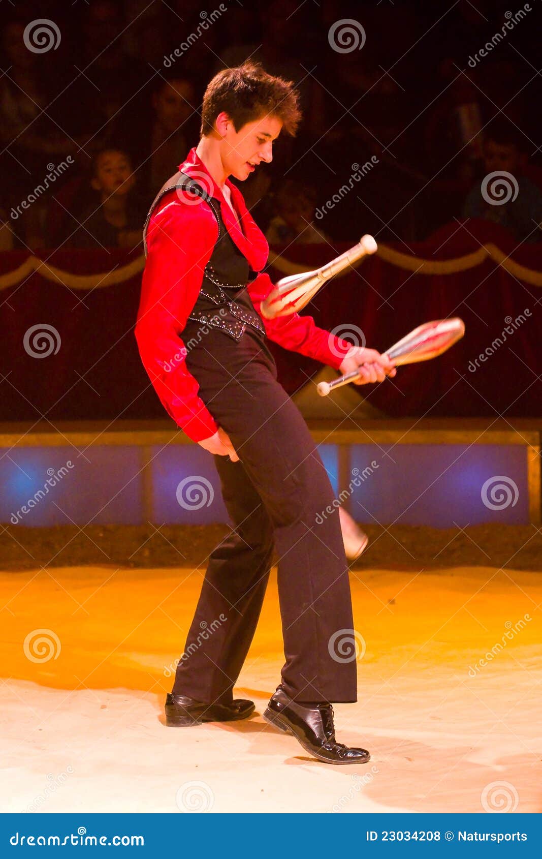 Juggler perform editorial stock photo. Image of spectacle - 23034208
