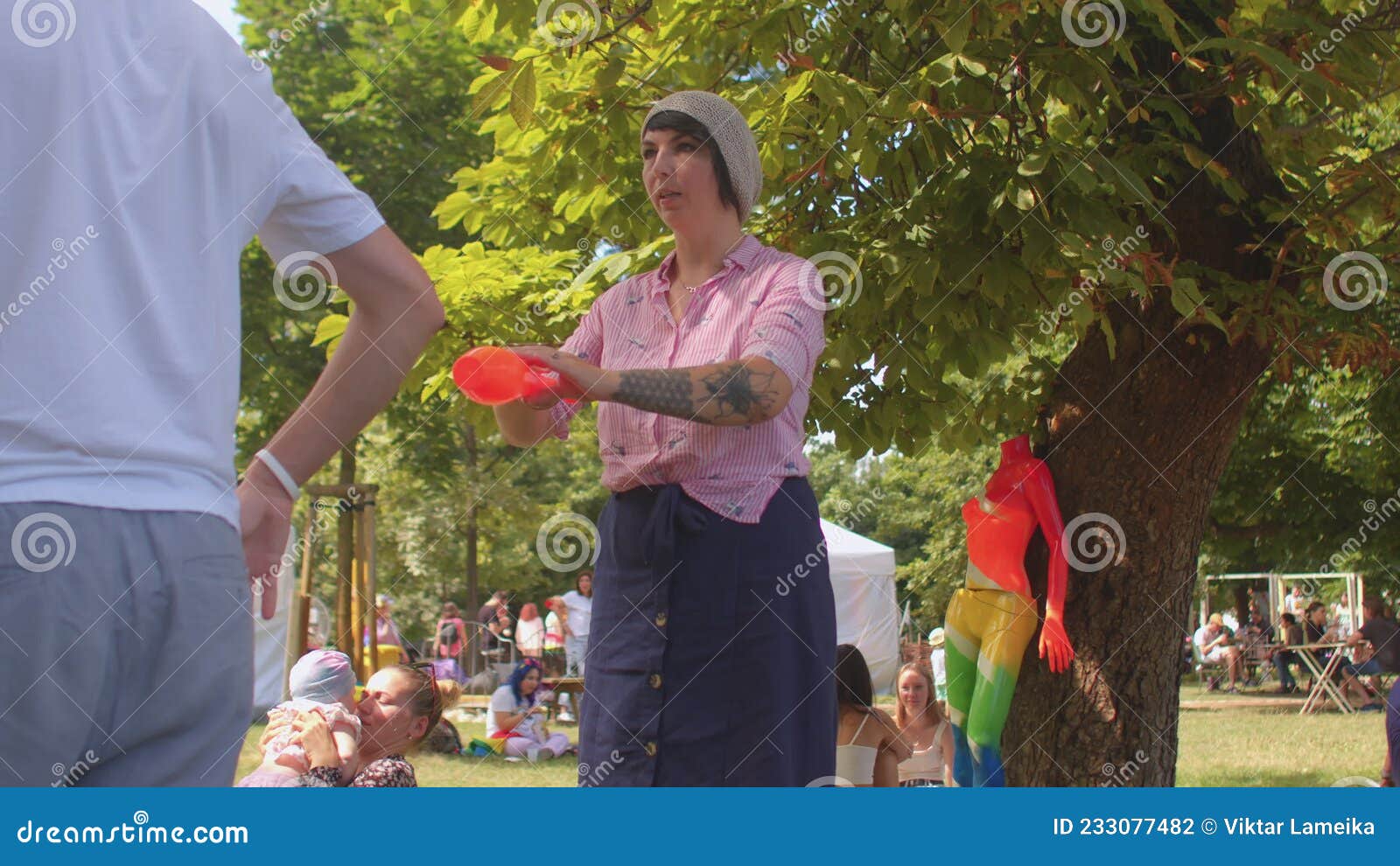 Juggling Training City Park Man Throws Balls Hands Shows Technique ...