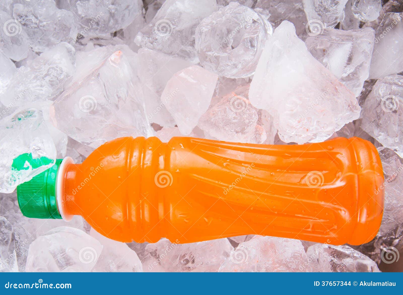 Jugo en botella del mango foto de archivo. Imagen de bebida - 37657344