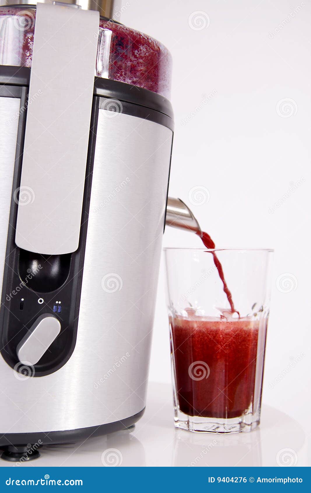 Juicer making redjuice stock photo. Image of vitamin, diet - 9404276