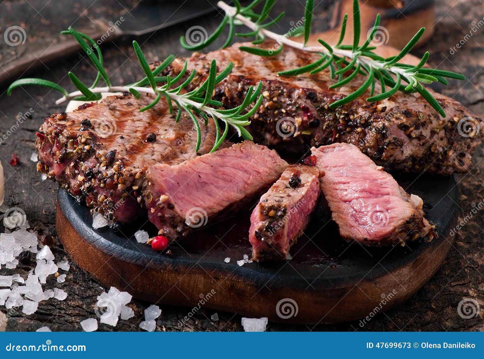 Juicy Steak Medium Rare Beef Stock Image - Image of barbecue, protein ...