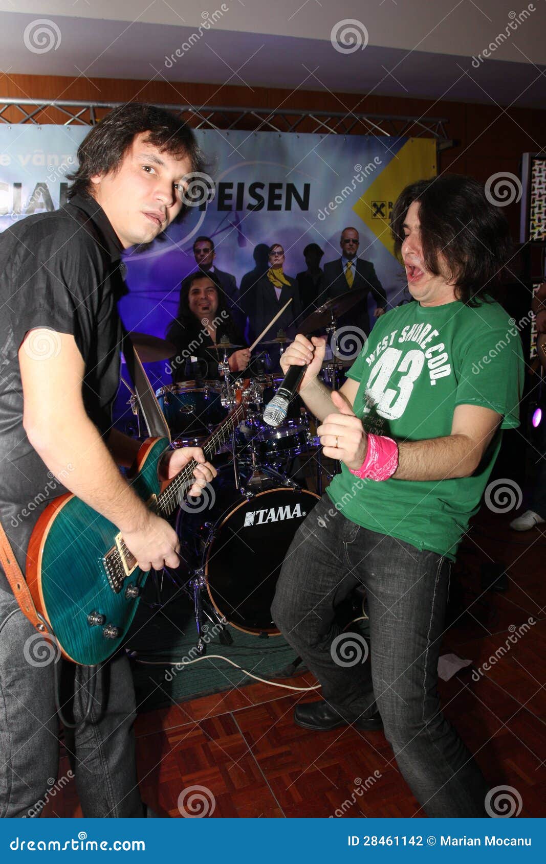 Jukebox band editorial photography. Image of stage, player - 28461142