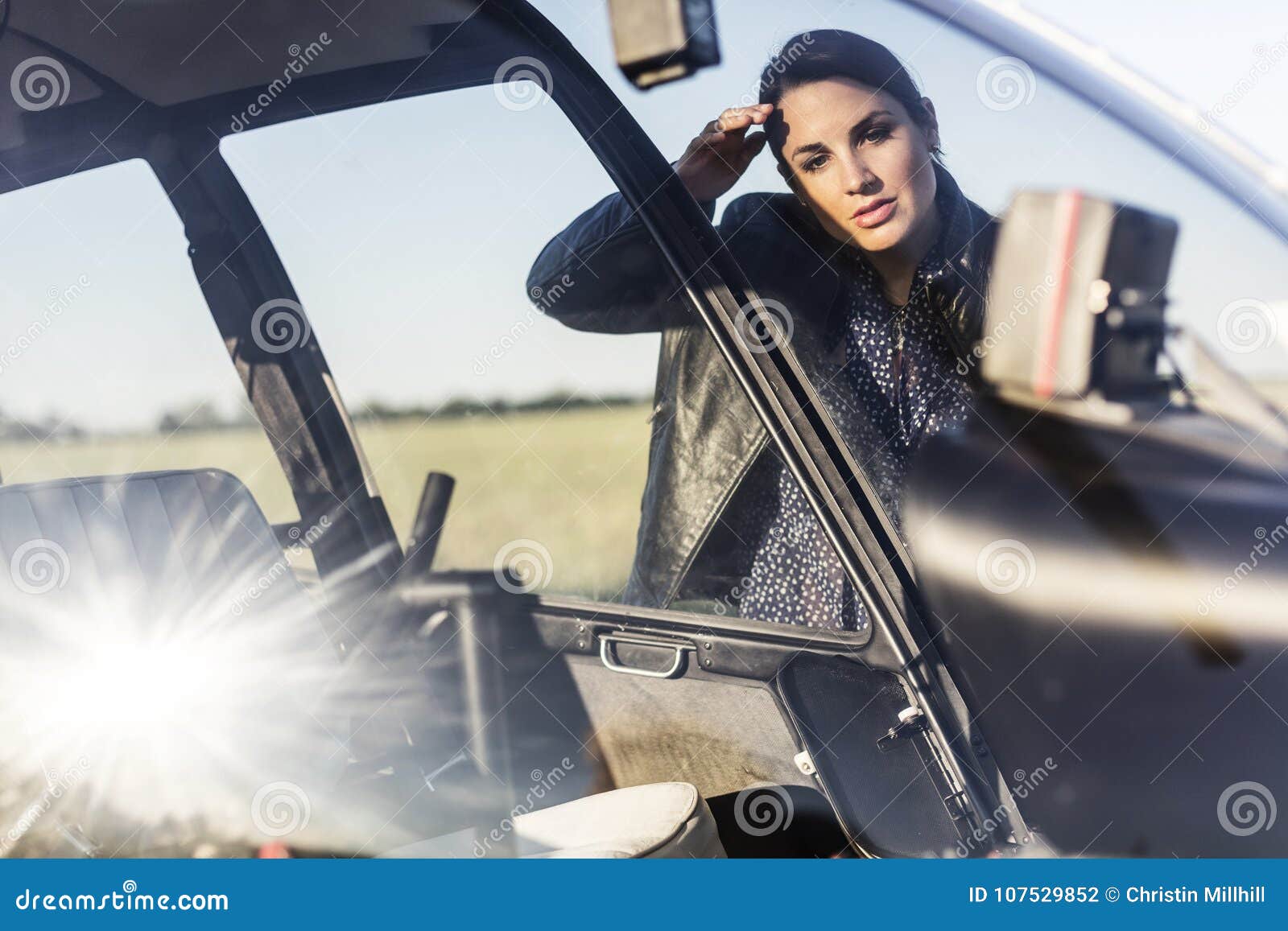 Julia Bauer photographie éditorial. Image du hôtes, bauer - 107529852