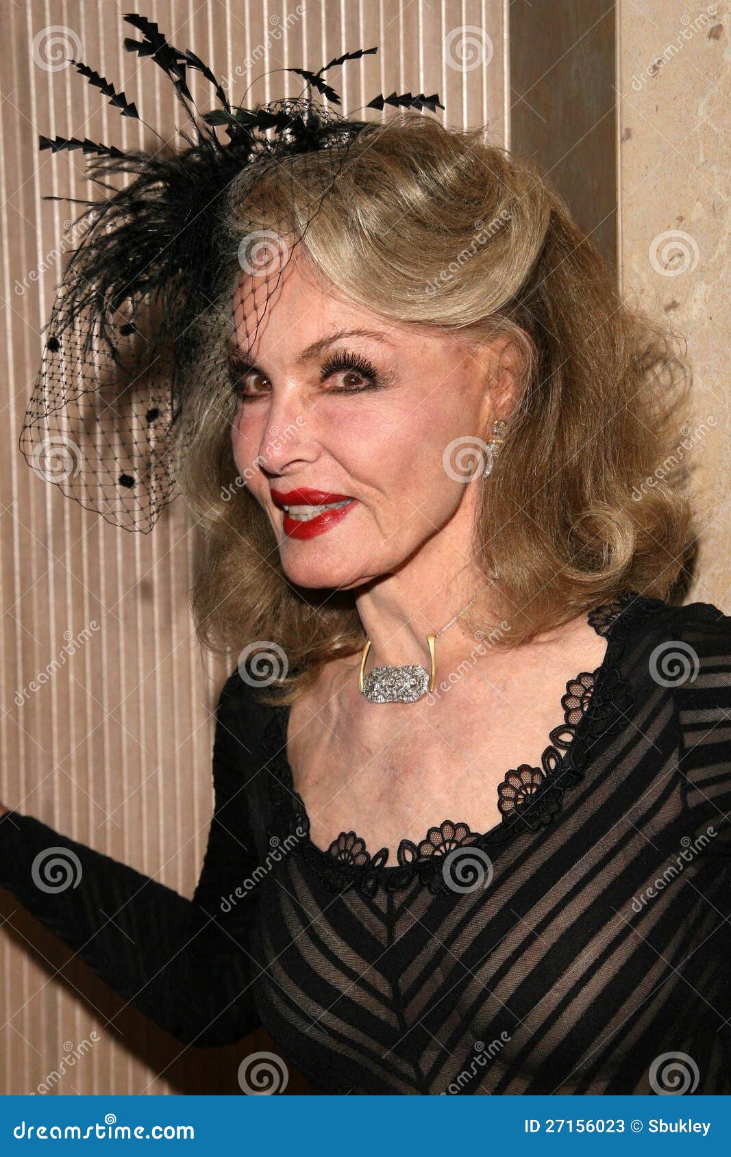 Julie Newmar Tinseltown Talk: Julie Newmar Still The Cat's Meow