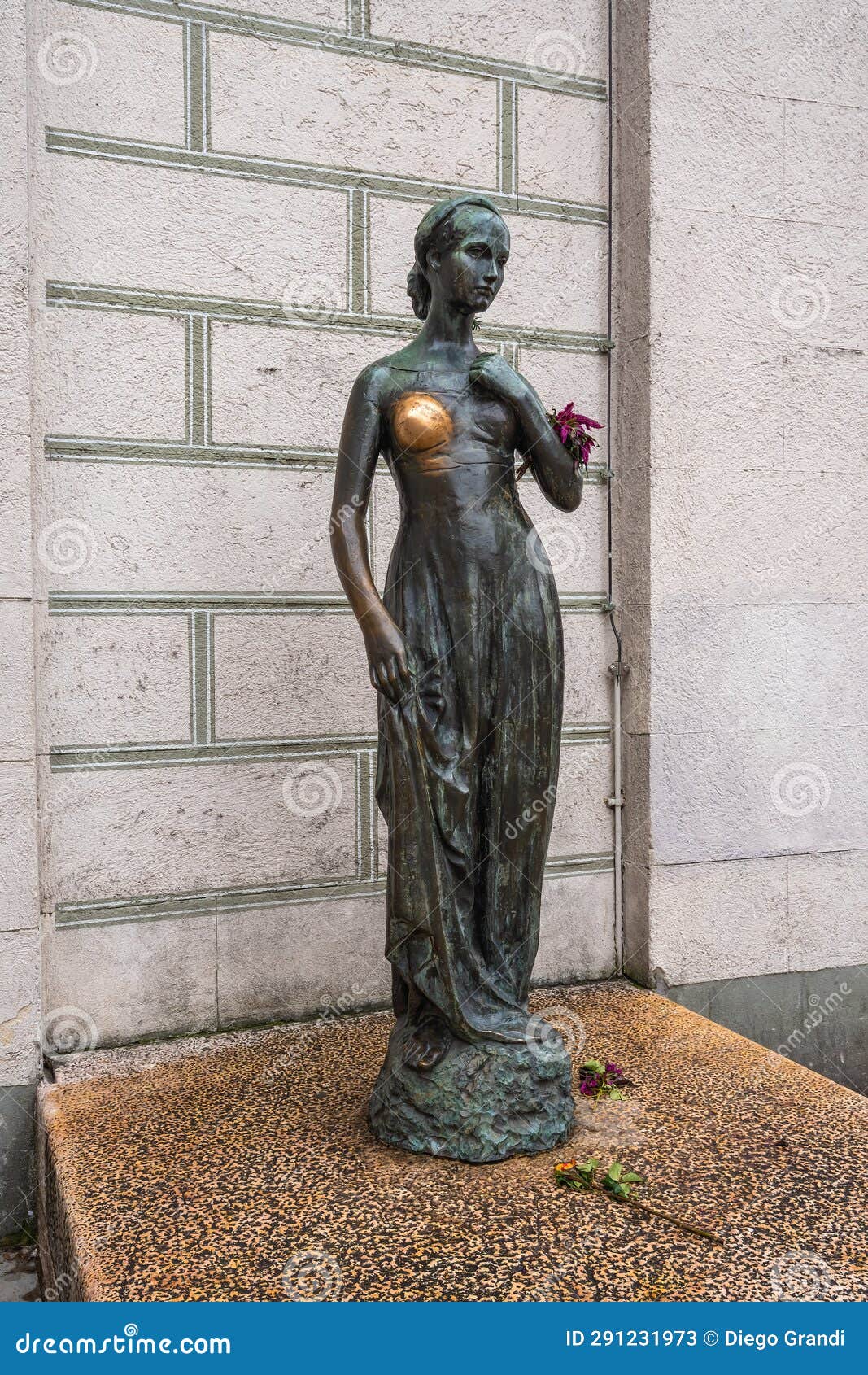 Juliet Capulet Statue - Munich, Bavaria, Germany Editorial Stock Photo ...