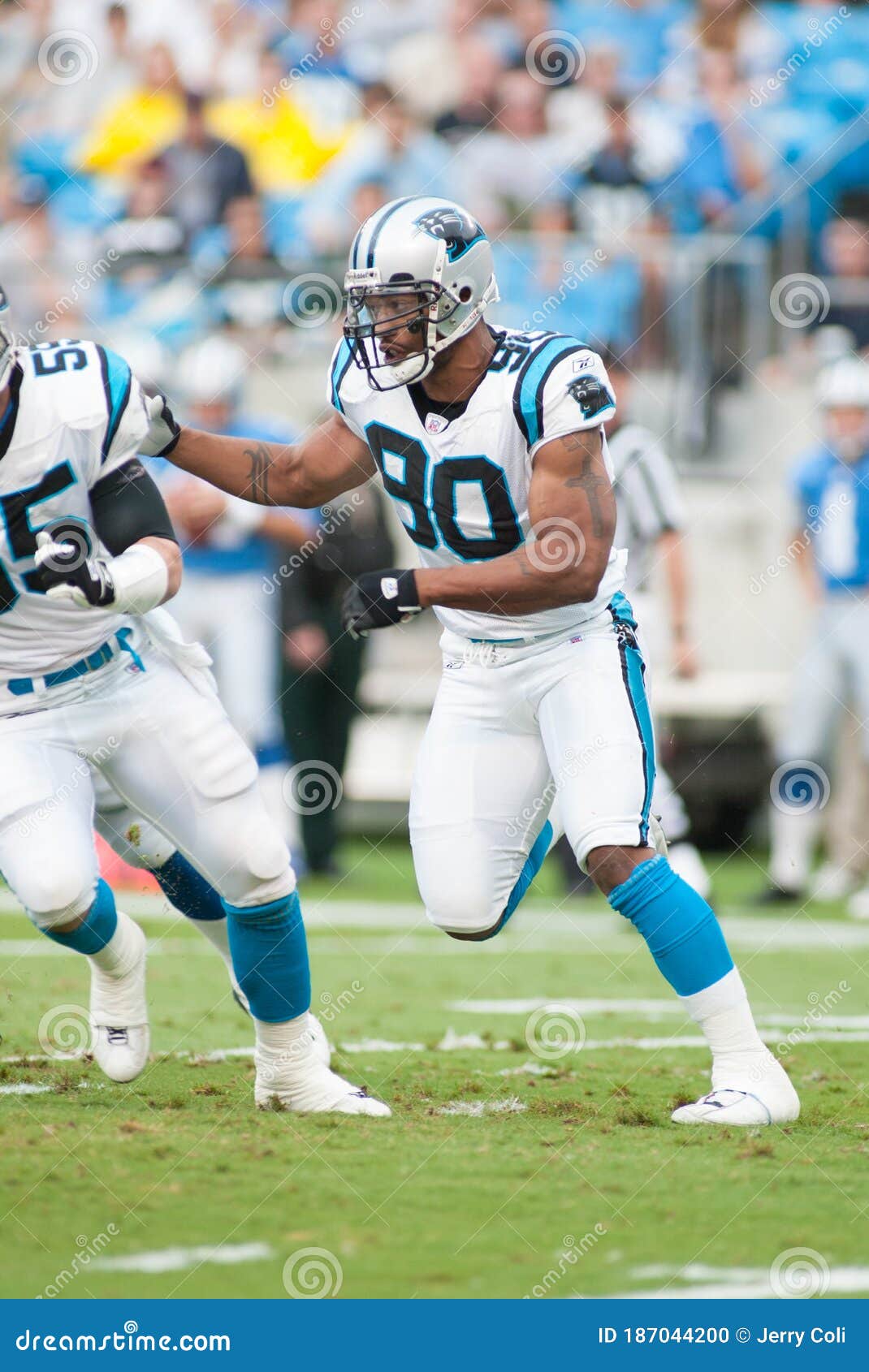 Julius Peppers editorial image. Image of game, league - 187044200