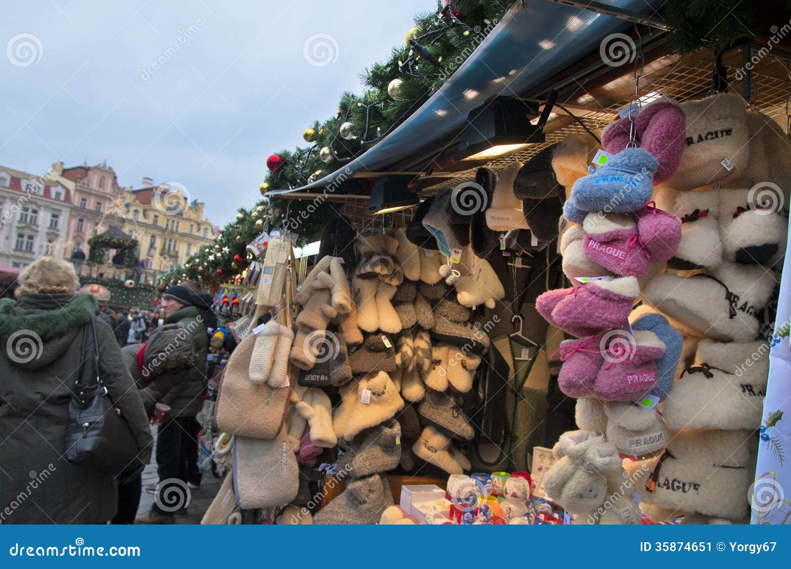 Julmarknad i Prague redaktionell bild. Bild av december - 35874651