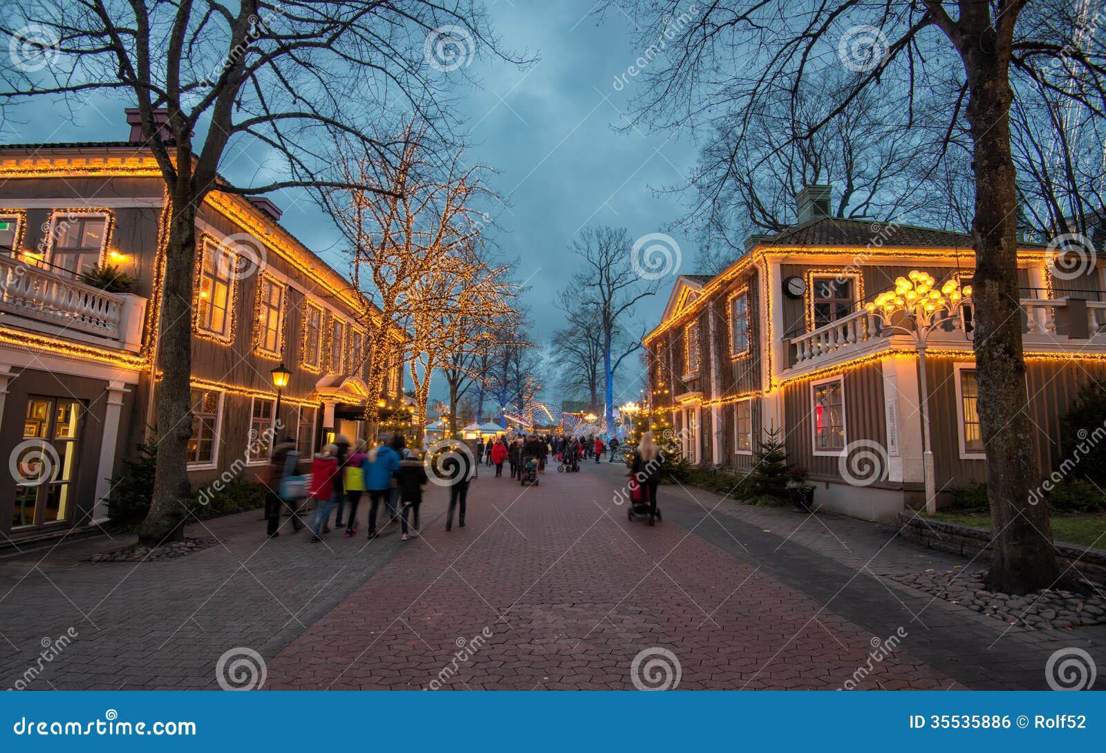 Julmarknad i Sverige redaktionell bild. Bild av folk - 35535886