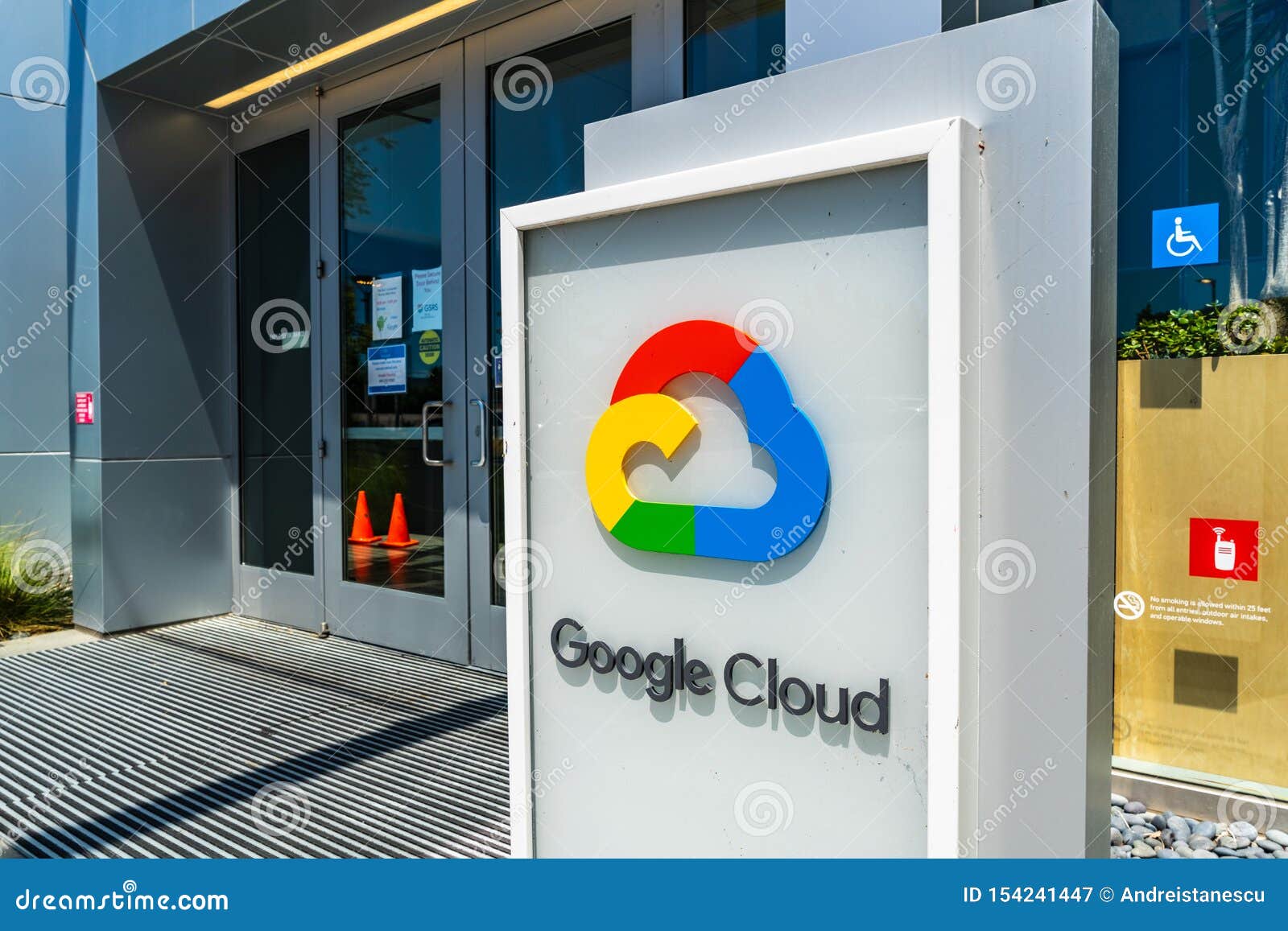 July 19, 2019 Sunnyvale / CA / USA - Close Up of Google Cloud Sign ... July 19, 2019 Sunnyvale / CA / USA - Close Up of Google Cloud Sign ...