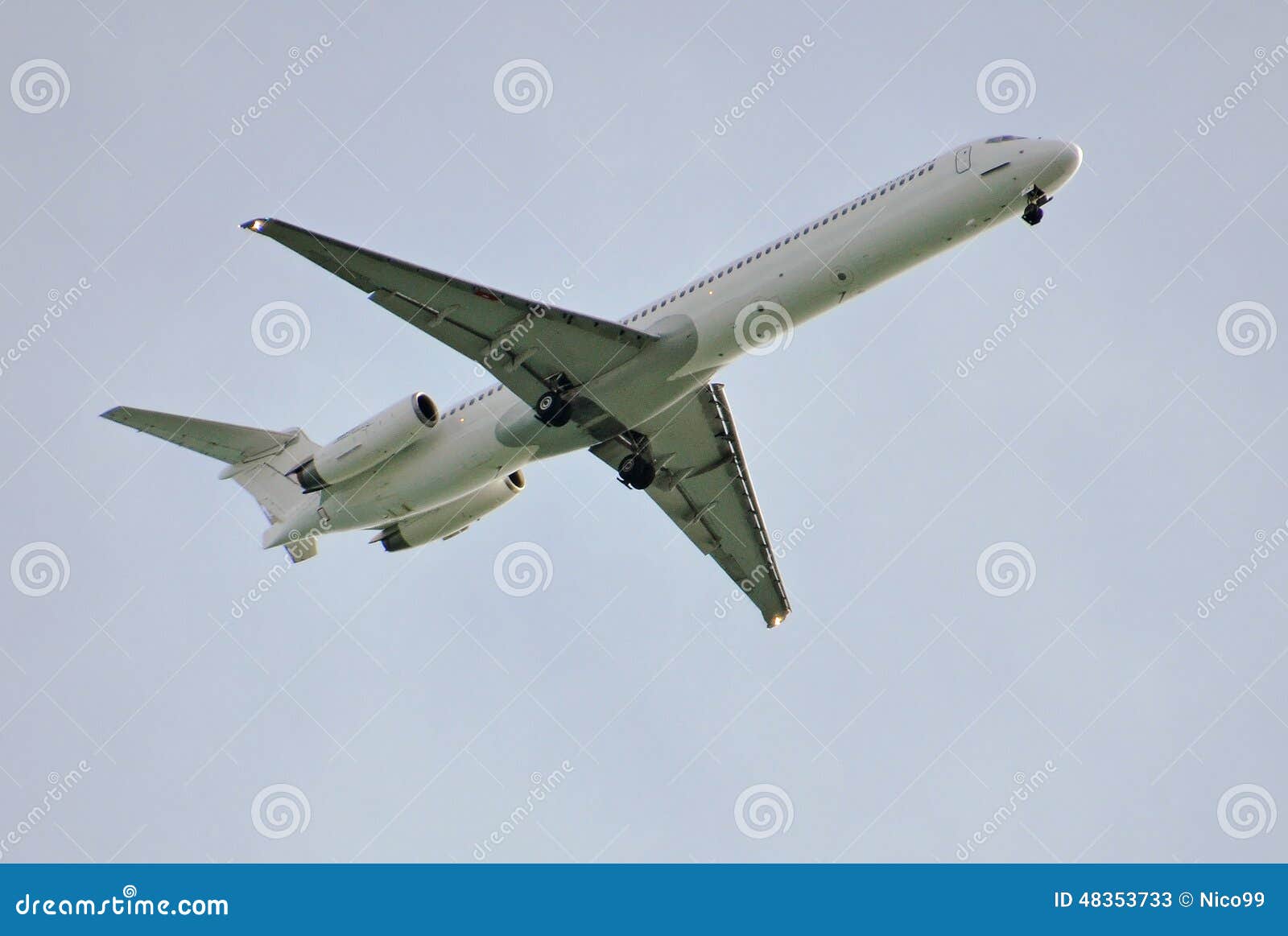 Jumbo Jet Flying in the Sky Stock Image - Image of supersonics, winged ...