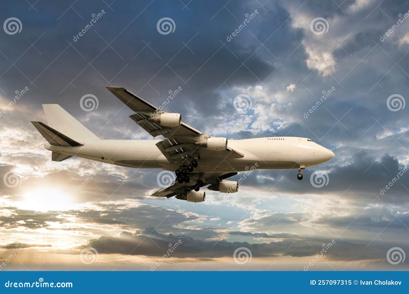Jumbo jet landing stock image. Image of side, jumbo - 257097315