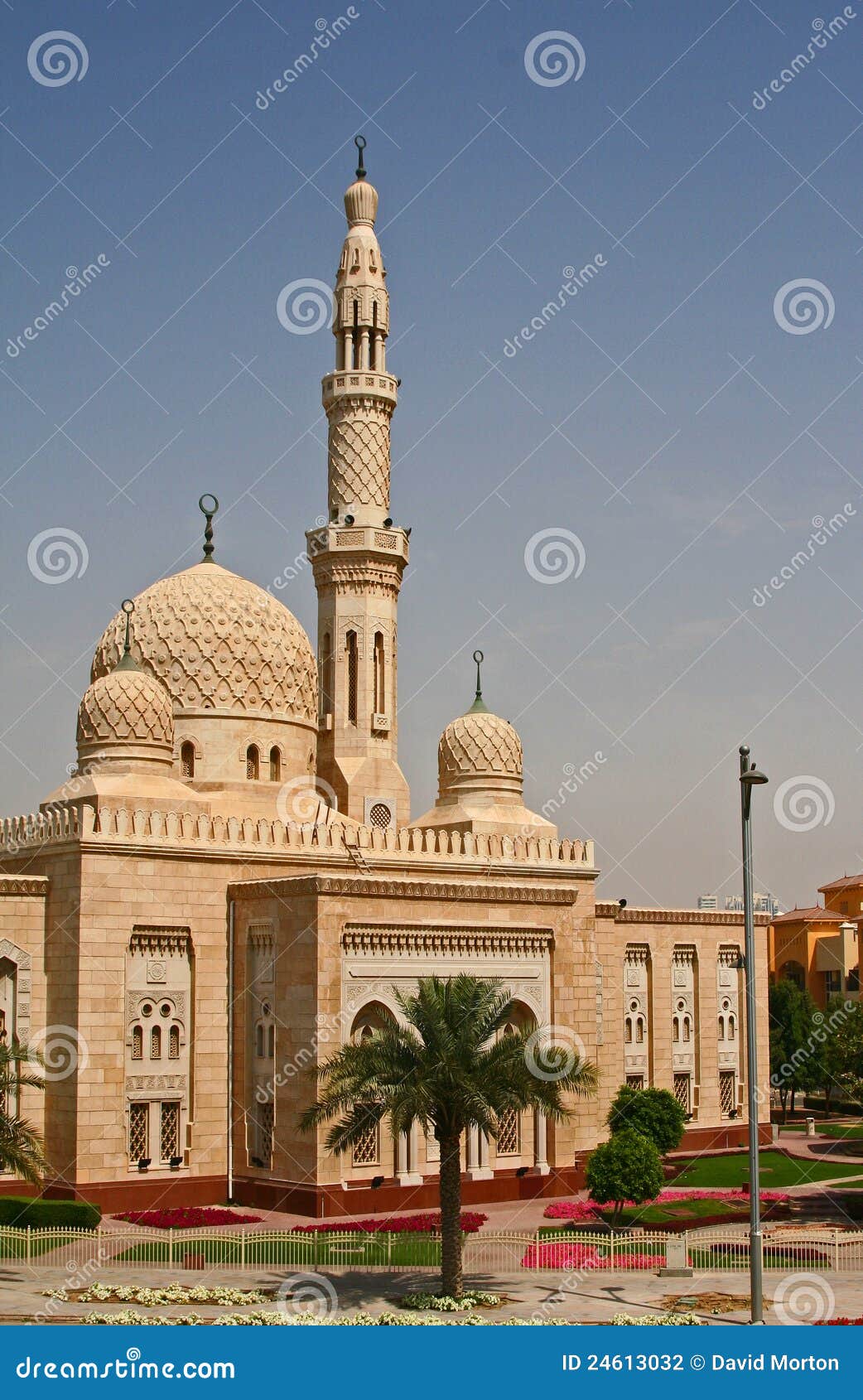 Jumeirah Moschee stockfoto. Bild von sonne, aufsatz, östlich - 24613032