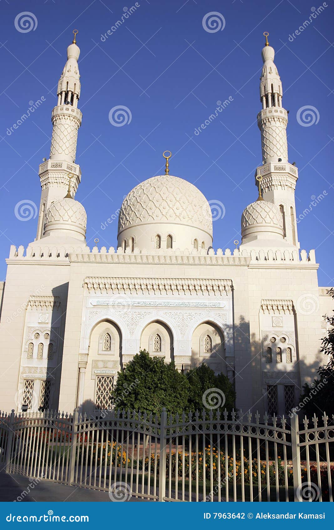 Jumeirah Moschee in Dubai stockfoto. Bild von emiräte - 7963642