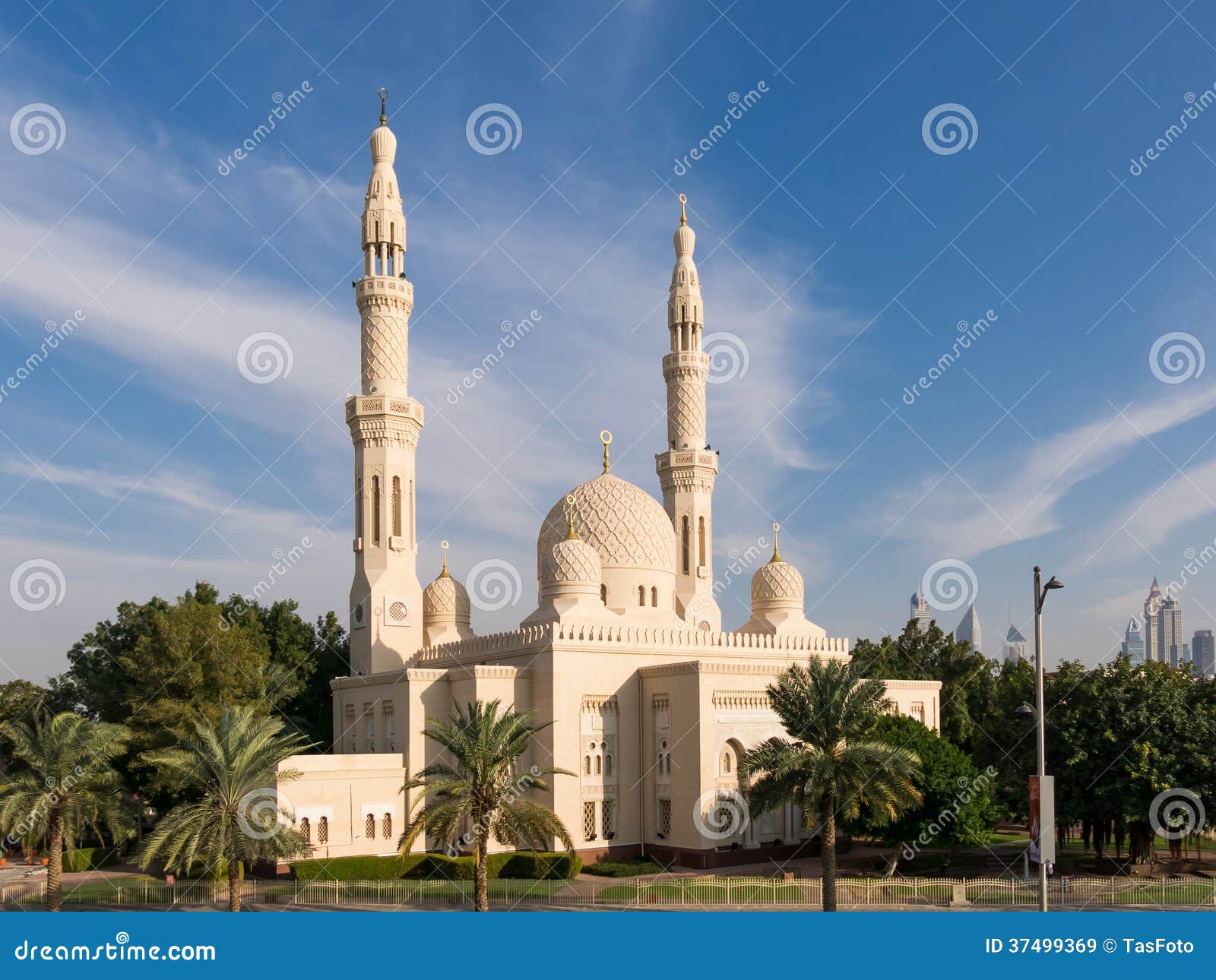 Jumeirah Mosque, The Only Mosque In Dubai Which Is Open To The Public ...