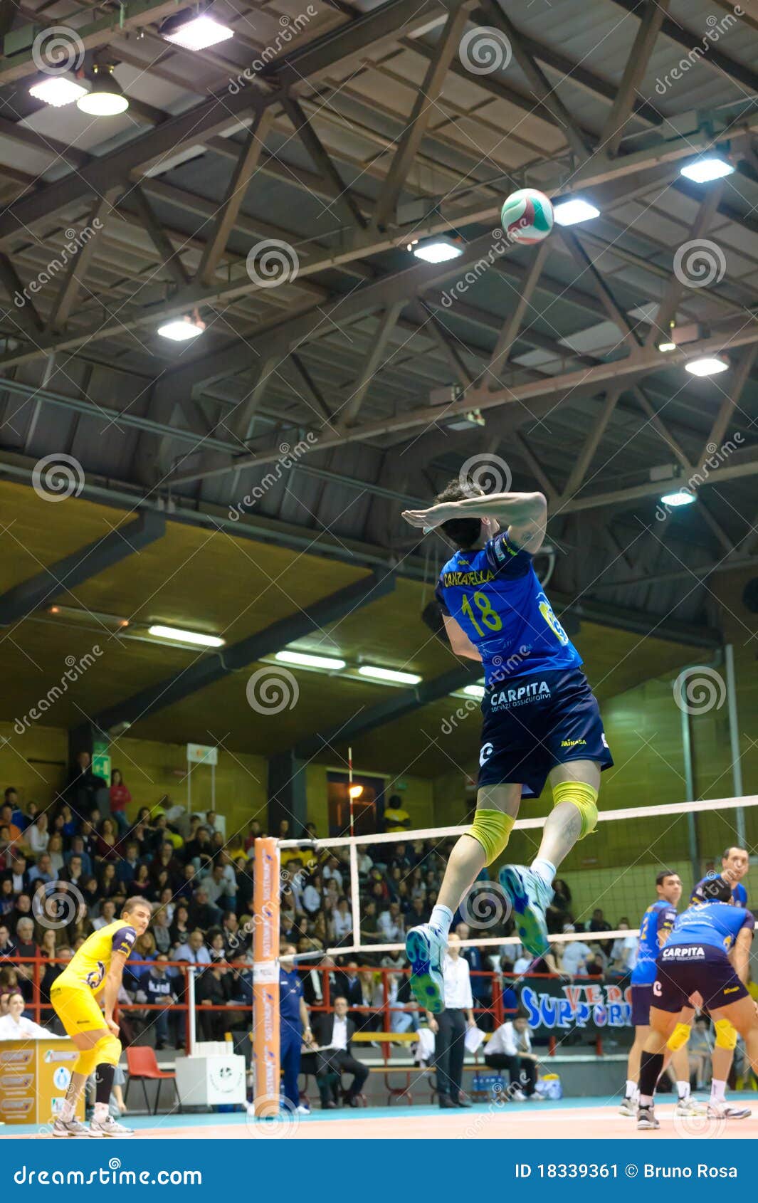 Jump Service editorial photo. Image of fast, segrate - 18339361