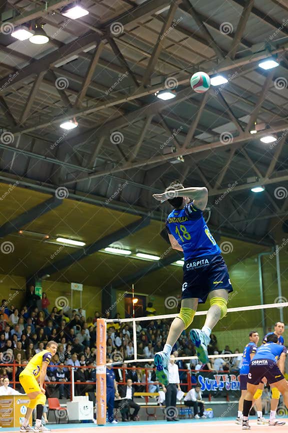 Jump Service editorial photo. Image of fast, segrate - 18339361