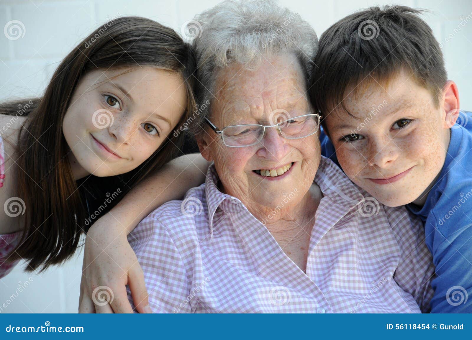 Jung und alt stockfoto. Bild von älter, schön, glück - 56118454