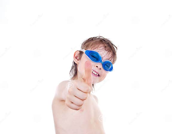 Junge in Den Schwimmenschutzbrillen Stockbild - Bild von entspannen ...