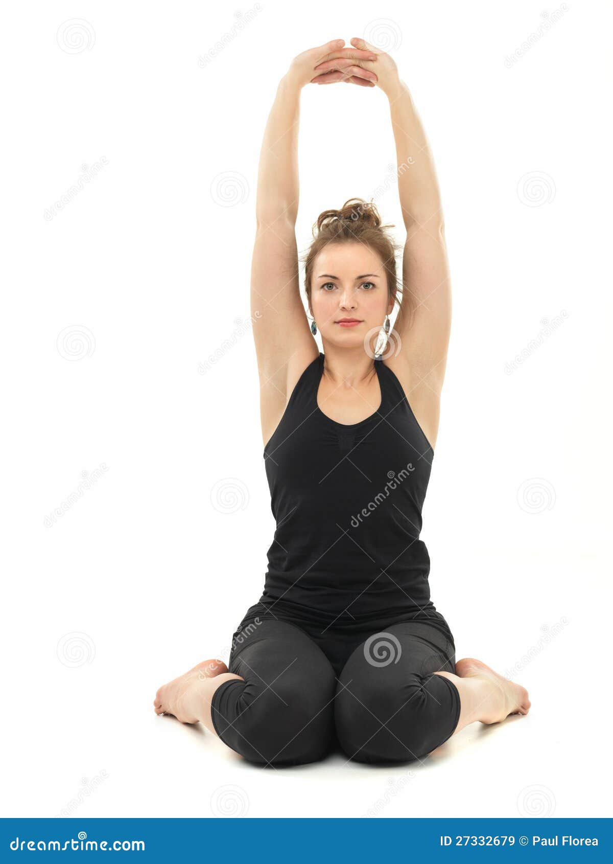 Junge Frau in Sitzender Yogalage Stockbild - Bild von mädchen, lage ...