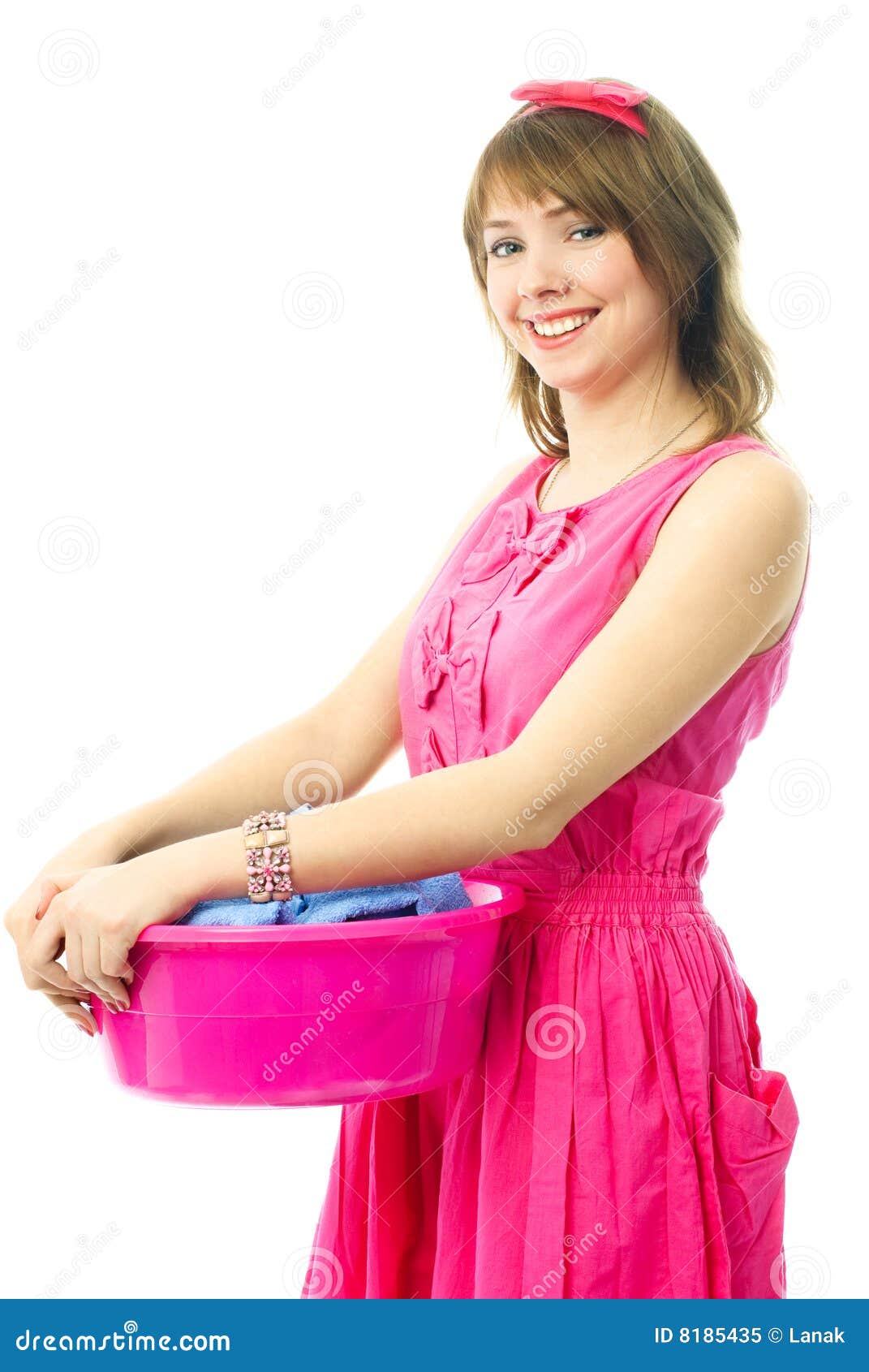 Junge Hausfrau stockbild. Bild von stimmung, wäscherei - 8185435