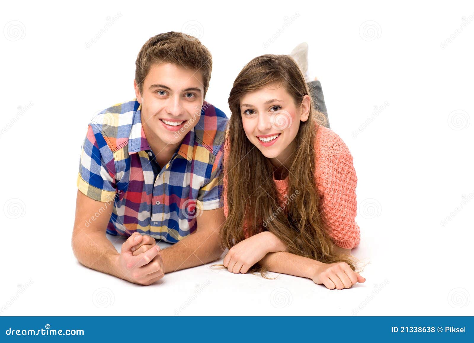 Junge Paare, Die Sich Hinlegen Stockfoto - Bild von kaukasisch, paare ...