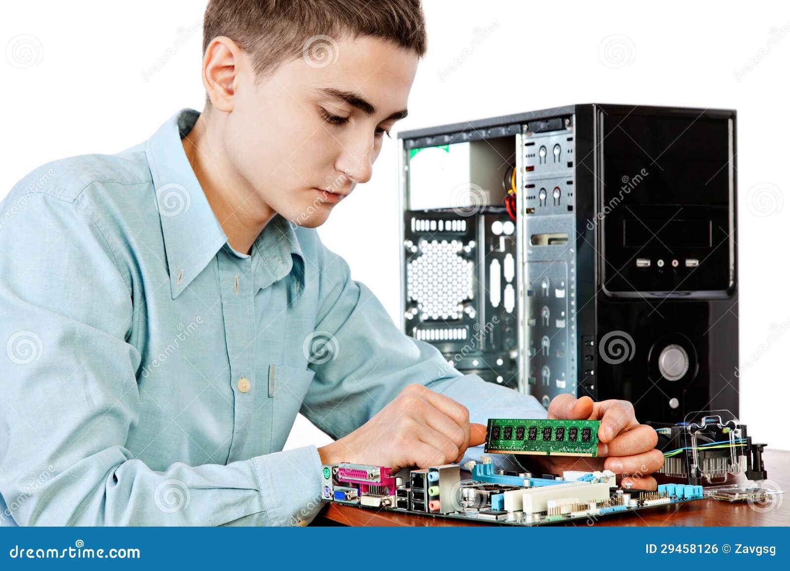 Junger Computertechniker stockfoto. Bild von vorstand - 29458126