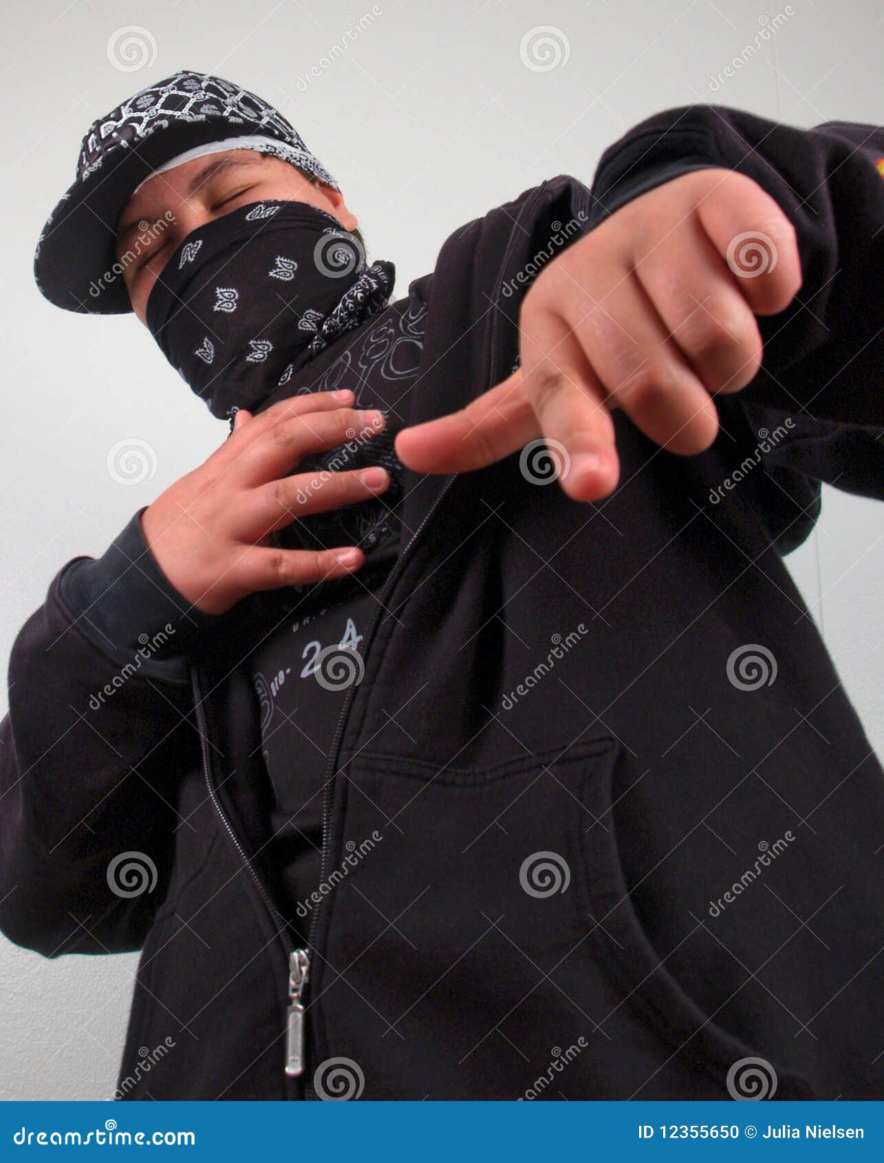 Junger Gangster-Rapper stockfoto. Bild von hüfte, kopftuch - 12355650