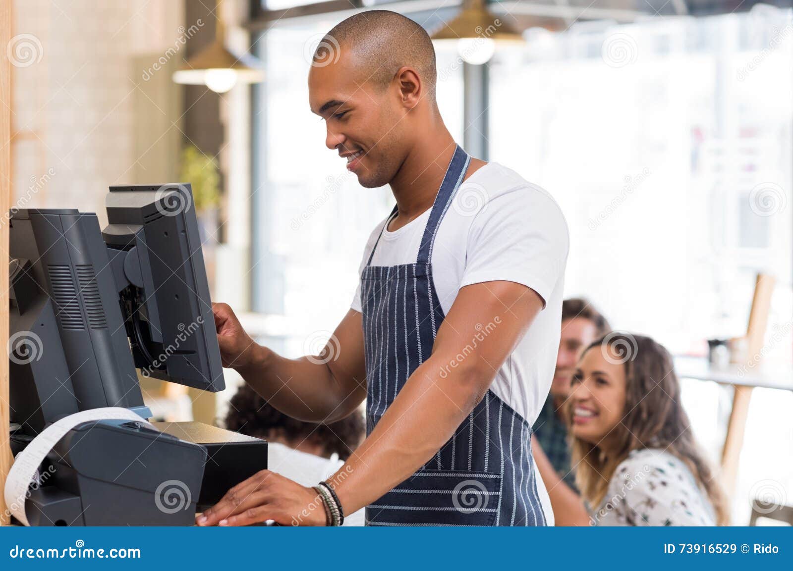Junger Kellner, Der Rechnung Tut Stockbild - Bild von rechnung ...