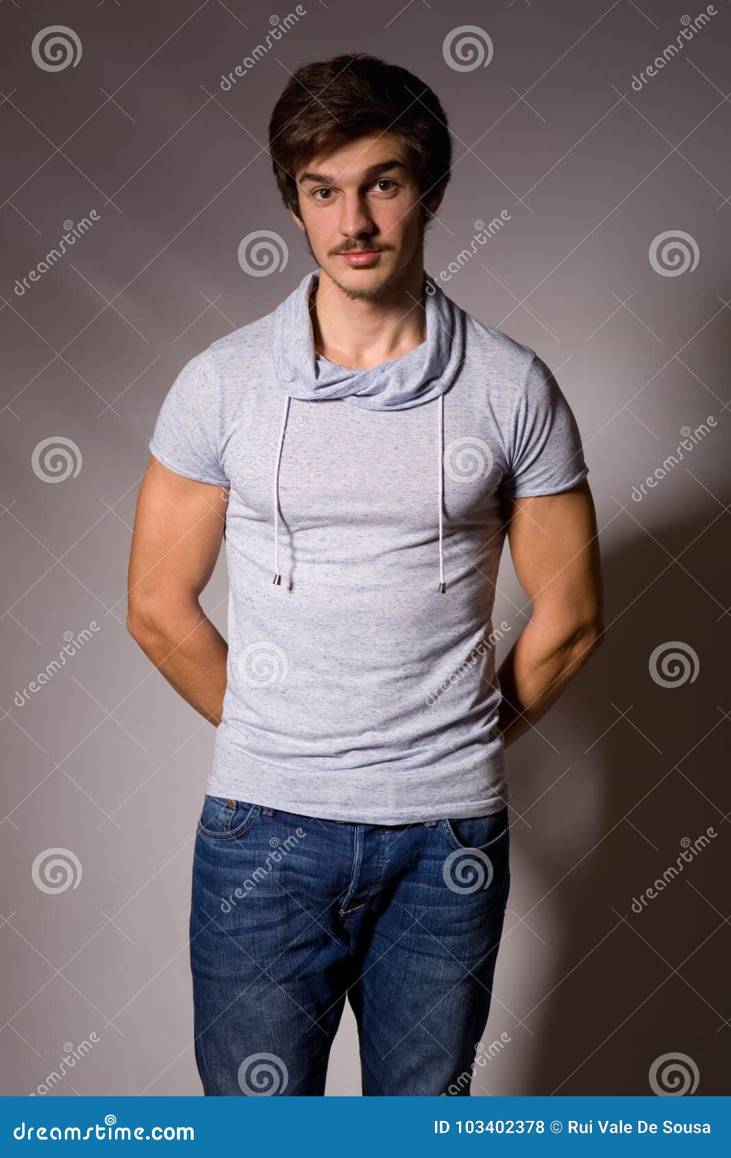 Junger Mann stockfoto. Bild von gesundheit, erwachsener - 103402378