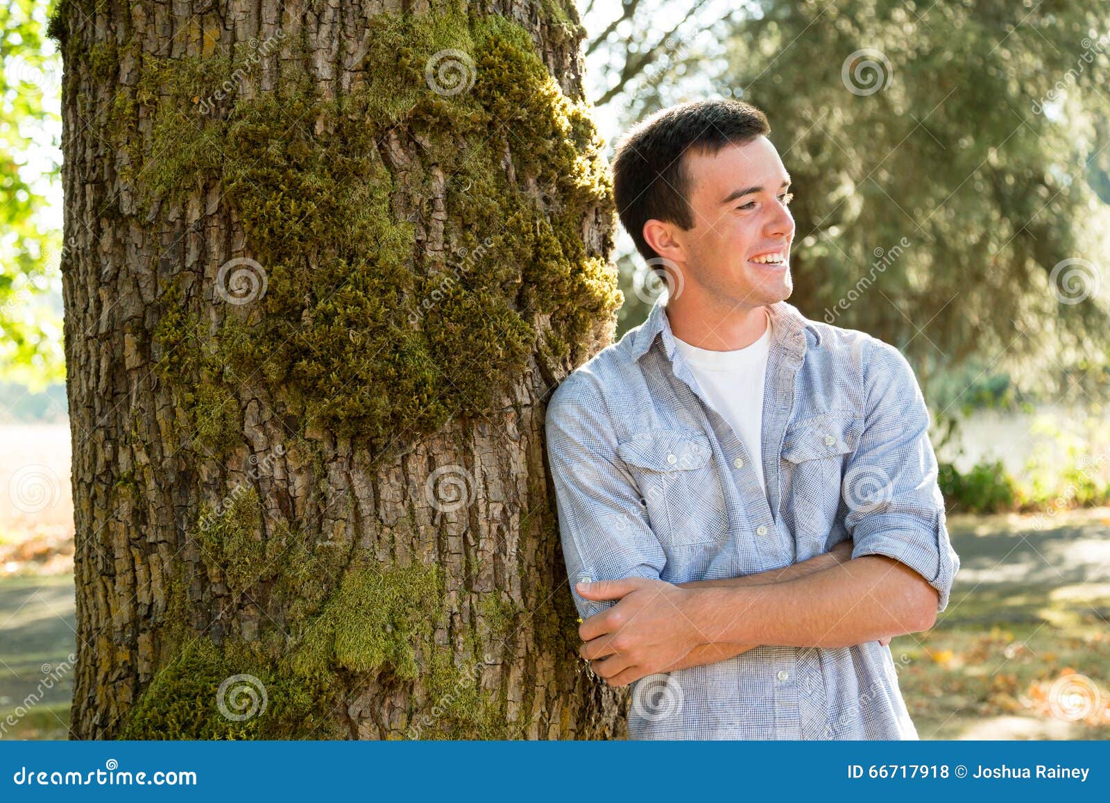 Junger Mann-Abiturient-Porträt Stockfoto - Bild von älter, jugendlich ...