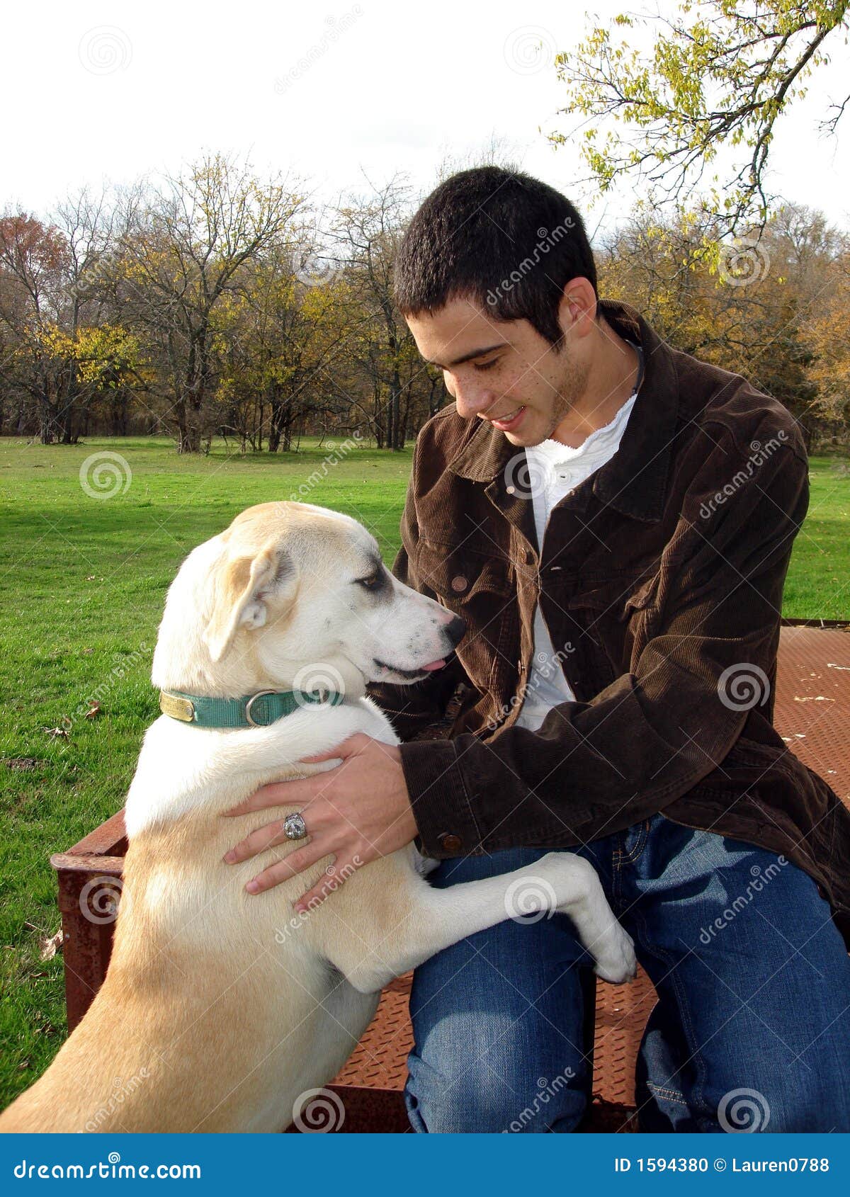 Junger Mann Und Hund Bild. Bild: 1594380