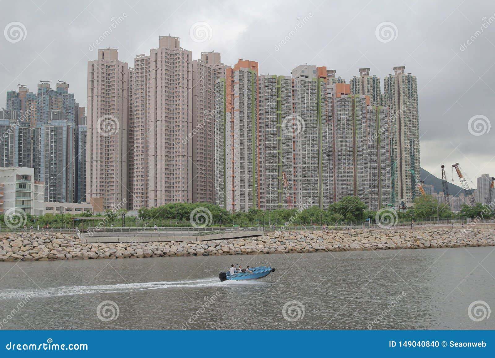 Junk Bay, Tseung Kwan O Bay 2014 Editorial Image - Image of crowd ...