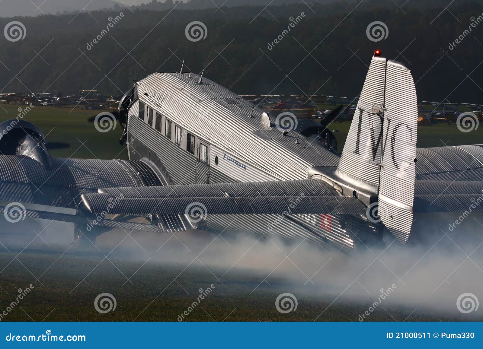 Junkers Ju-52 editorial photo. Image of aviation, airlines - 21000511