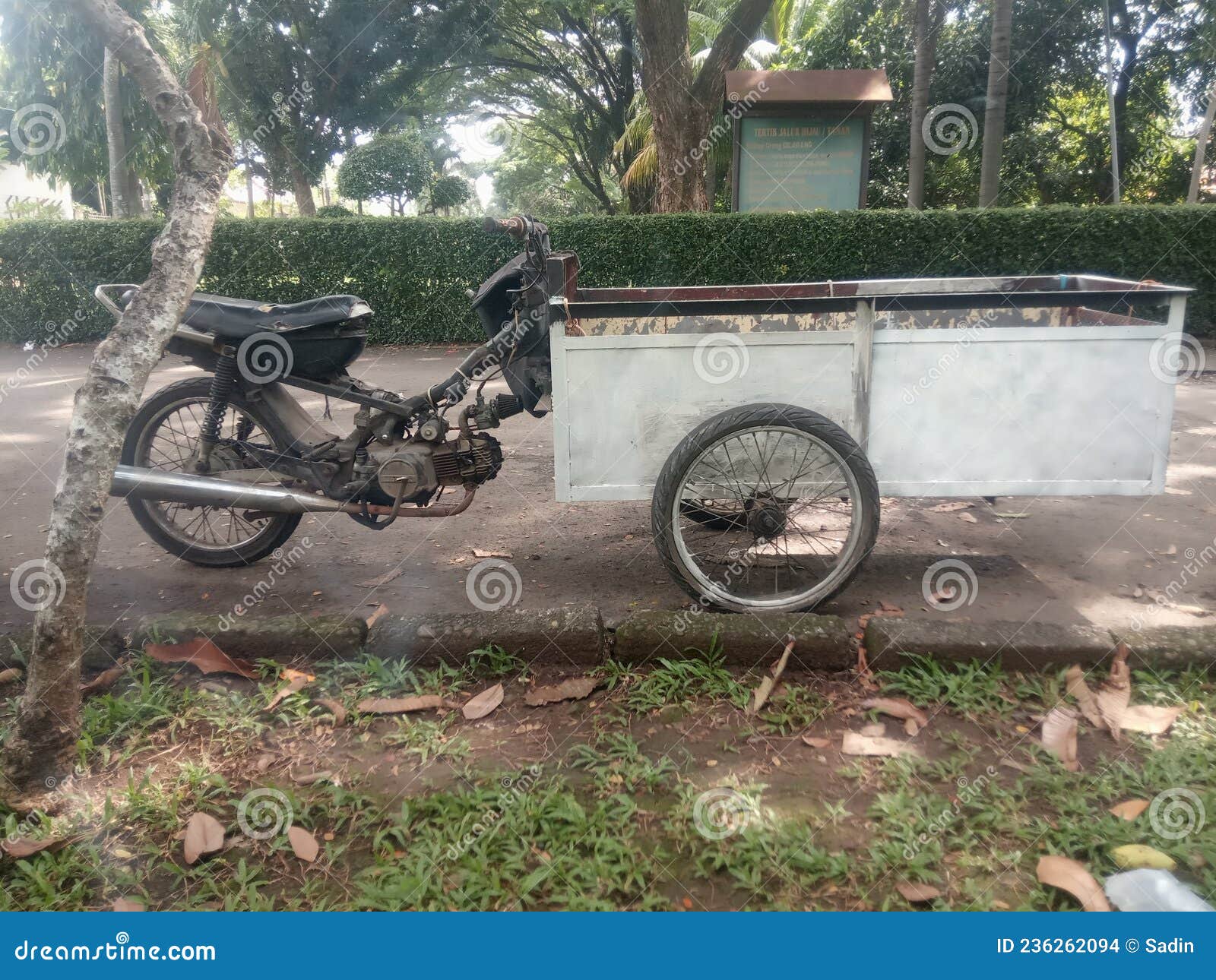 Junkman Man Stock Photos - Free & Royalty-Free Stock Photos from Dreamstime