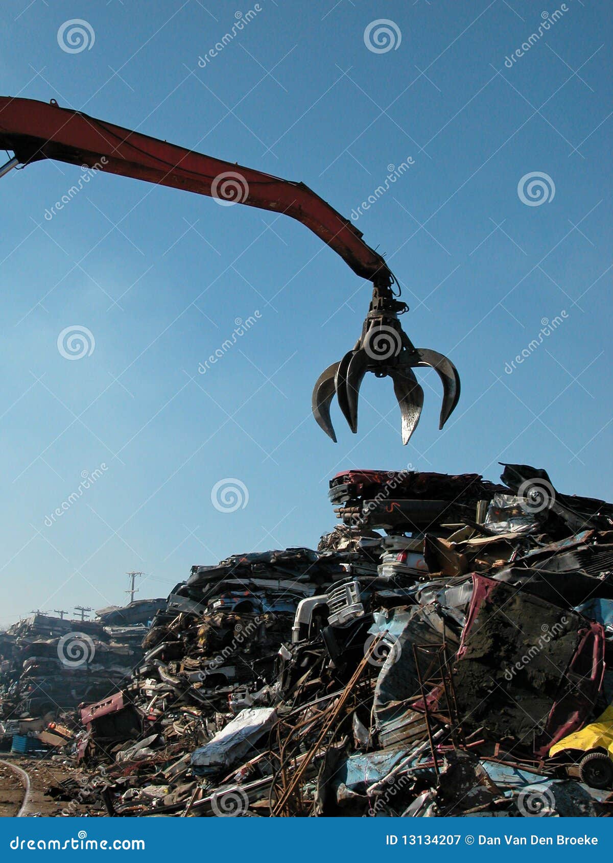 Junkyard claw stock image. Image of iron, corroded, garbage - 13134207